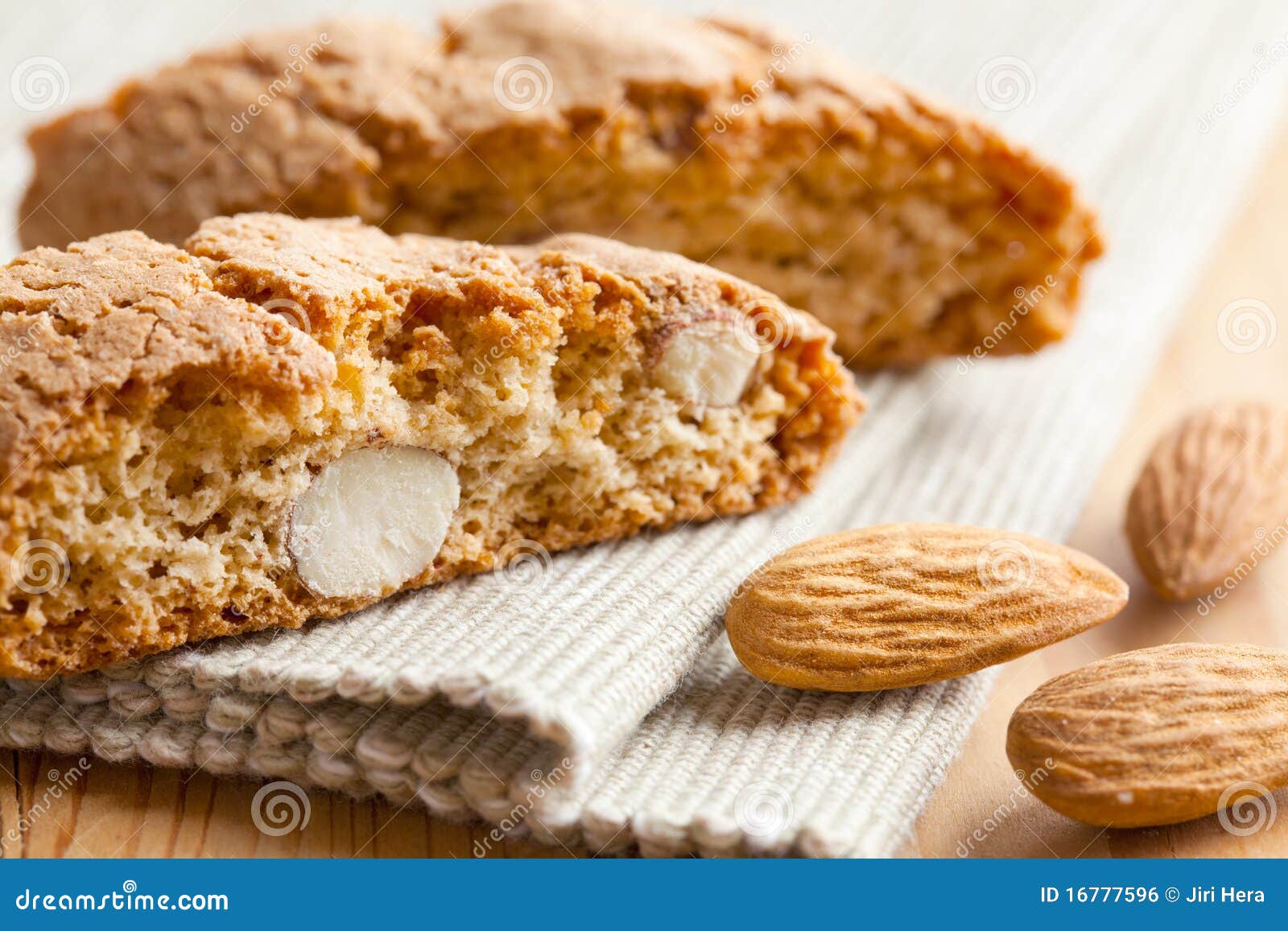 Biscotti Italiani Di Cantuccini Fotografia Stock - Immagine di ...
