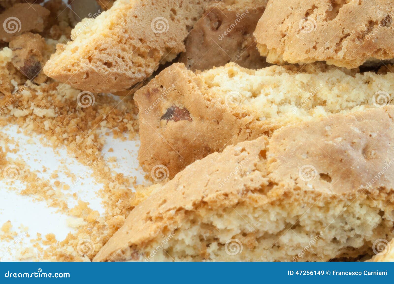 Biscotti italiani tipici immagine stock. Immagine di marrone - 47256149