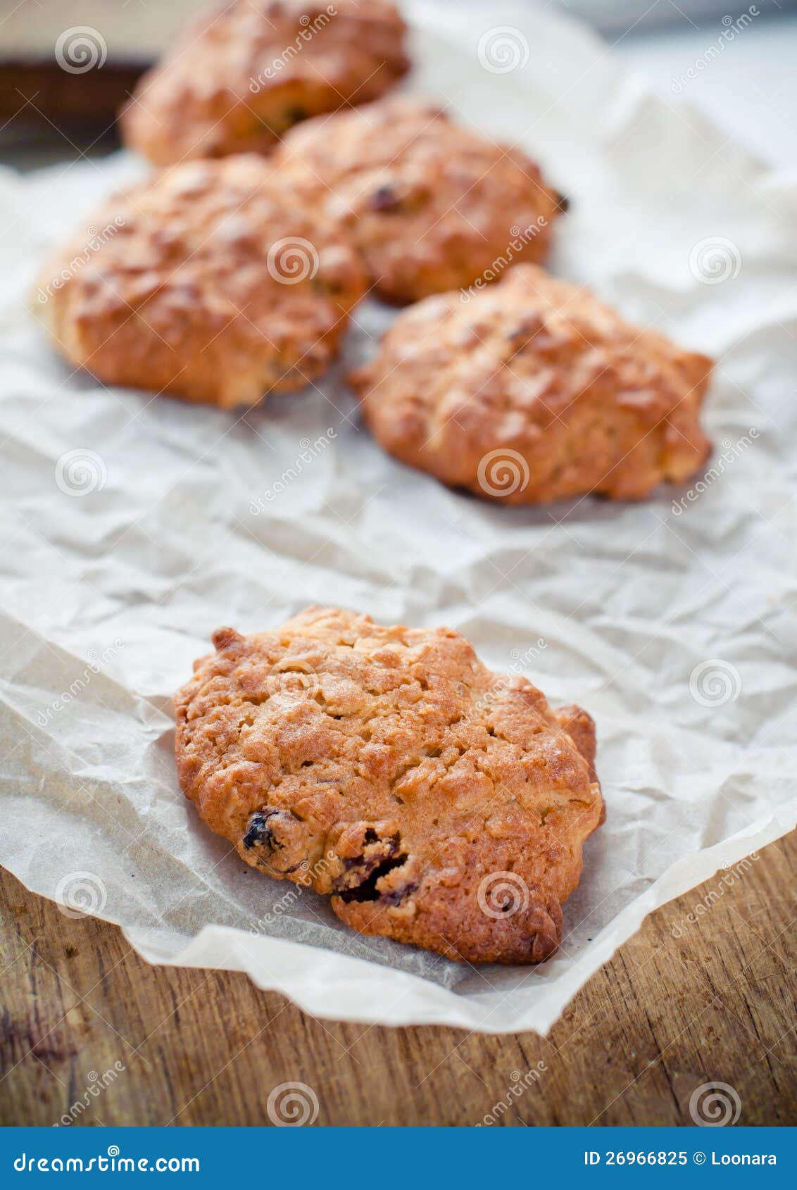 Biscuits on crumpled paper stock image. Image of gingerbread - 26966825