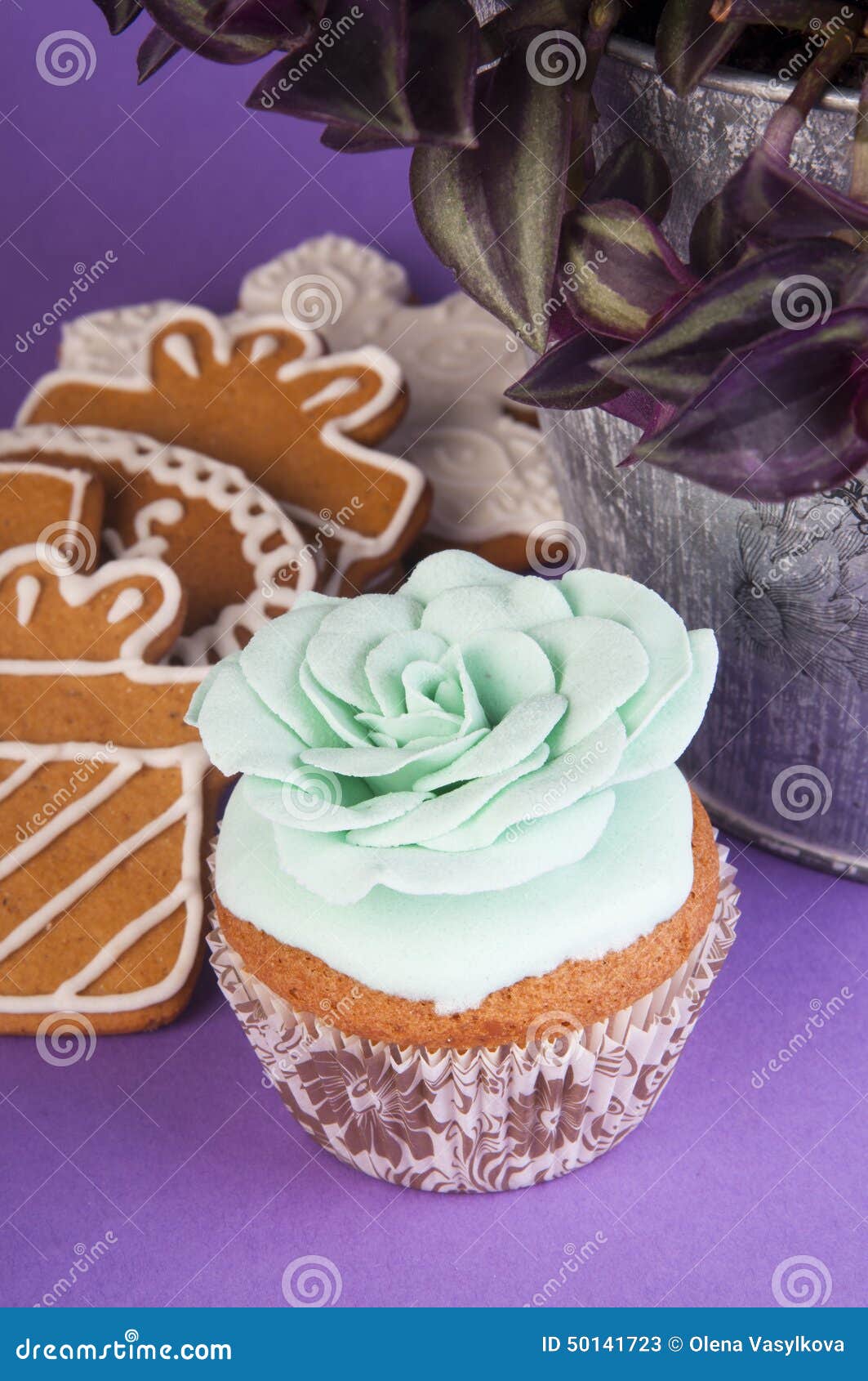 Biscuits Cupcake Green Rose Photos - Free & Royalty-Free Stock Photos ...