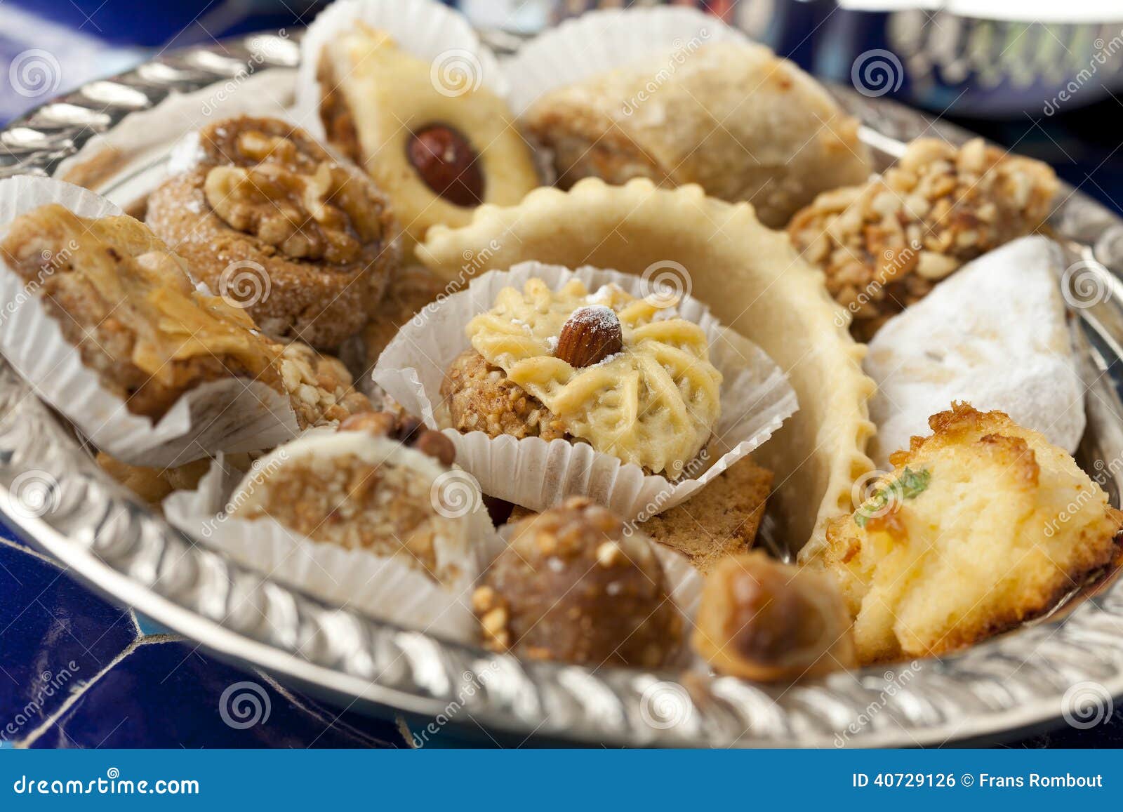Biscuits marocains photo stock. Image of bonbons, maroc - 40729126