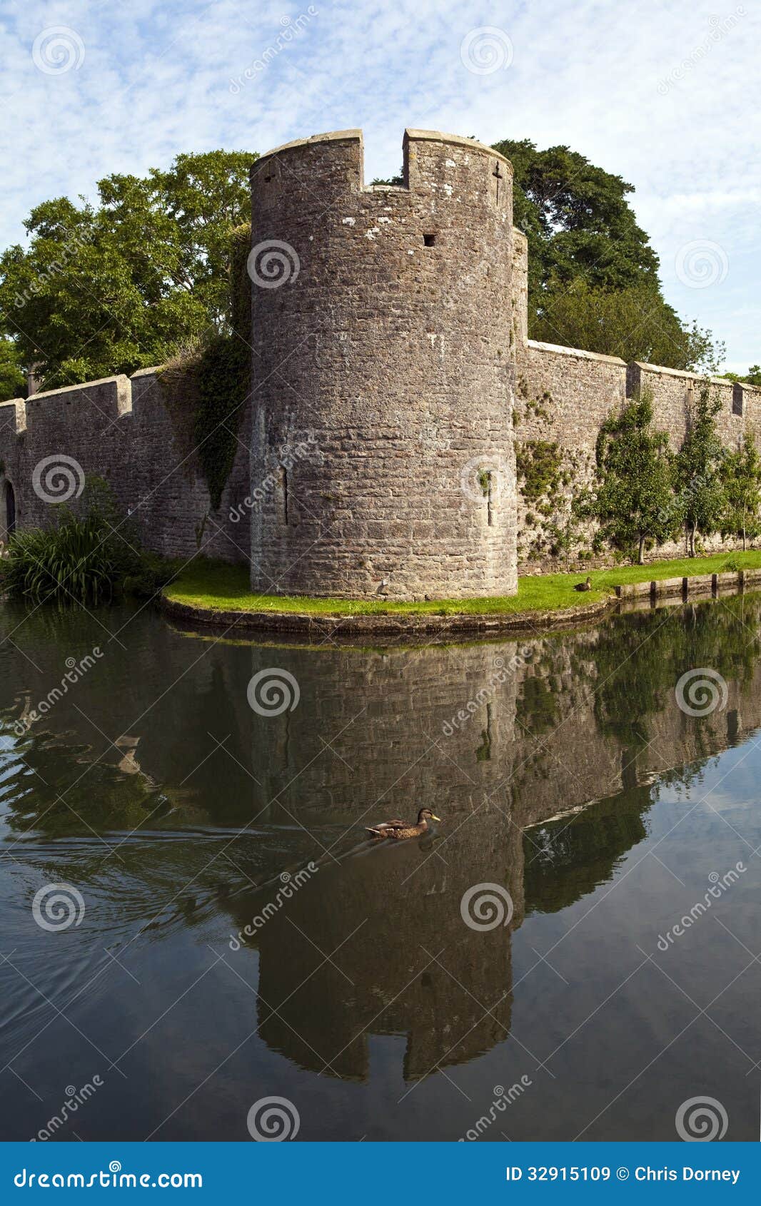 Bishop S Palace and Moat in Wells Stock Image - Image of sights, palace ...