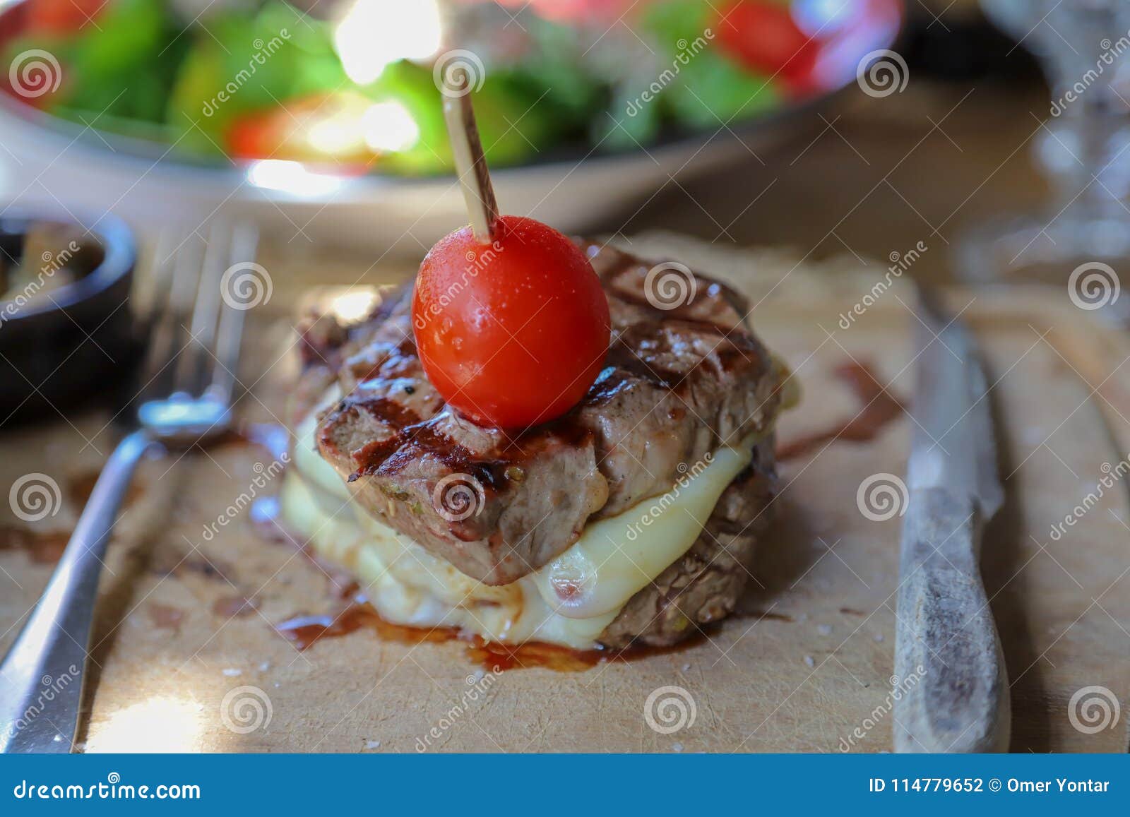 Bistec De Costilla Frito Listo Foto de archivo - Imagen de patata ...