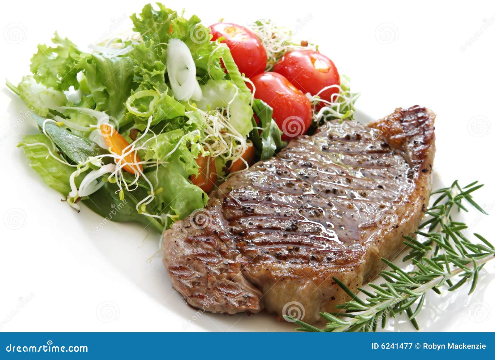 Bistecca ed insalata immagine stock. Immagine di spinaci - 6241477