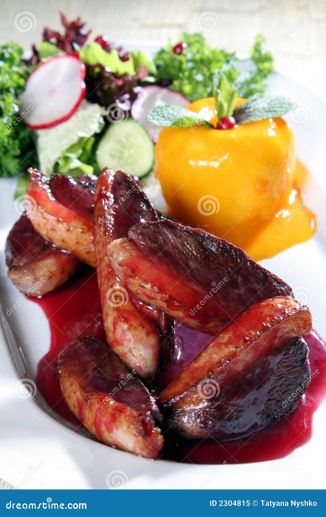 Bit of the Duck with Vegetable Stock Image - Image of duck, restaurant ...