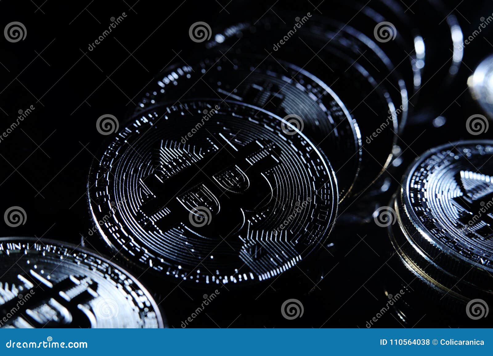 Bitcoin stockfoto. Bild von schwarzes, finanziell, münzen - 110564038