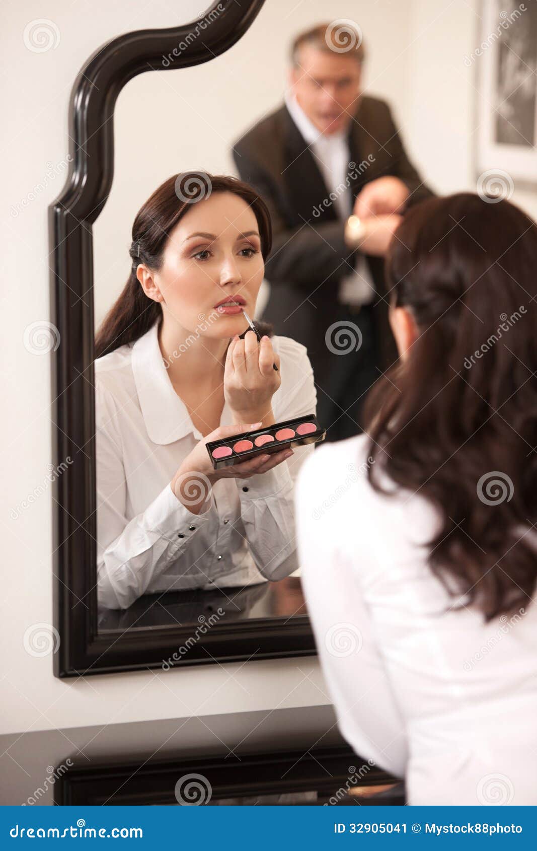 Bitte Beeilen Sie Sich Oben! Stockbild - Bild von fällig, zeigen: 32905041