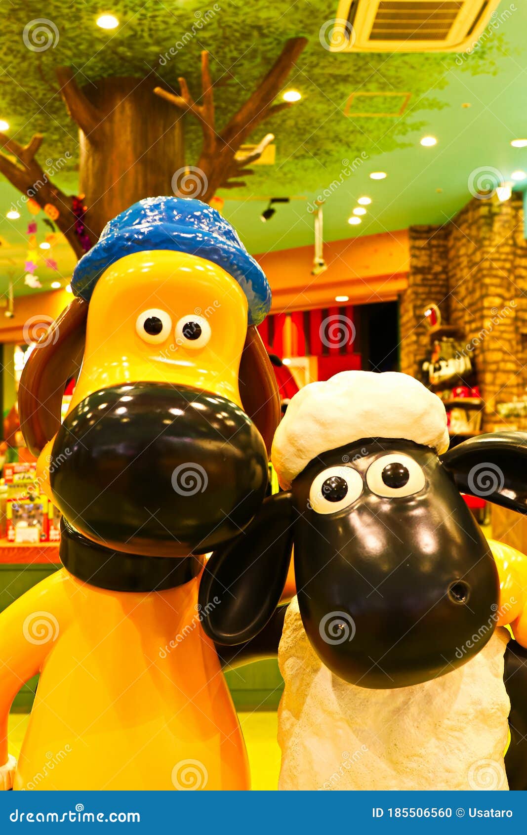 Bitzer and Shaun figure editorial image. Image of bitzer - 185506560