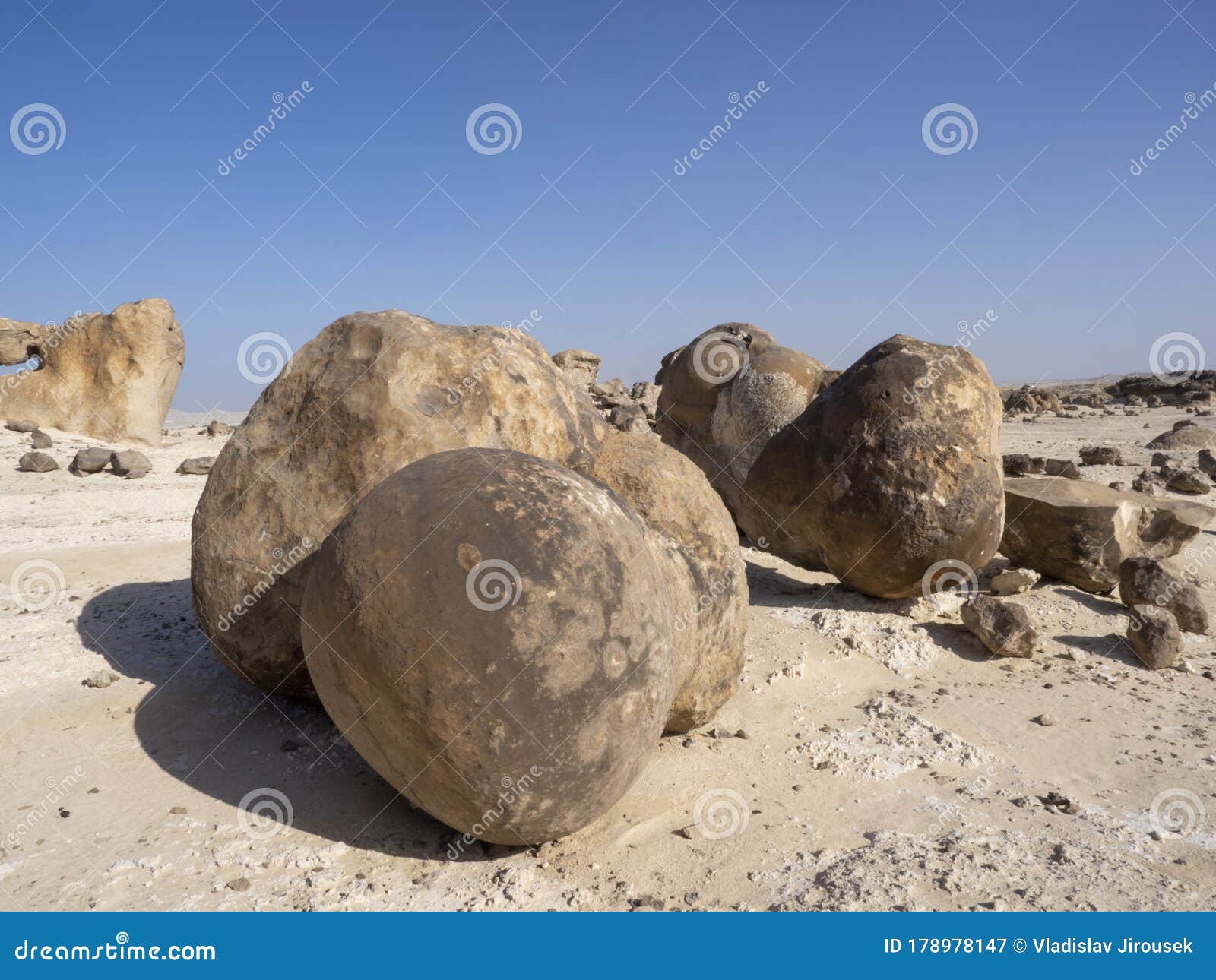 Bizarre Boulder Formation in Rok Garden Reserve in the Desert, Oman ...