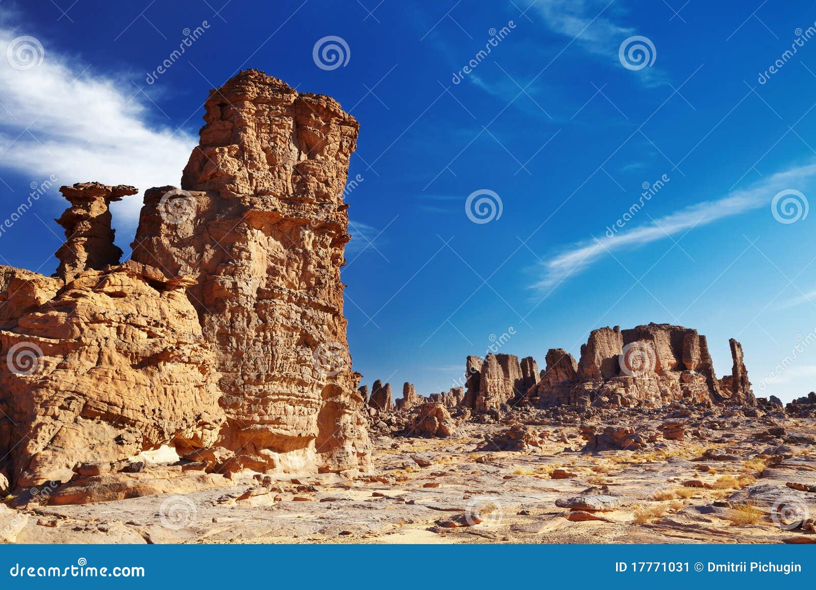Bizarre Sandstone Cliffs in Sahara Desert Stock Image - Image of cliff ...