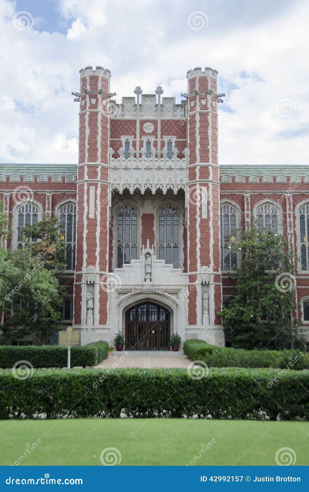 Bizzell Memorial Library editorial photography. Image of gothic - 42992157
