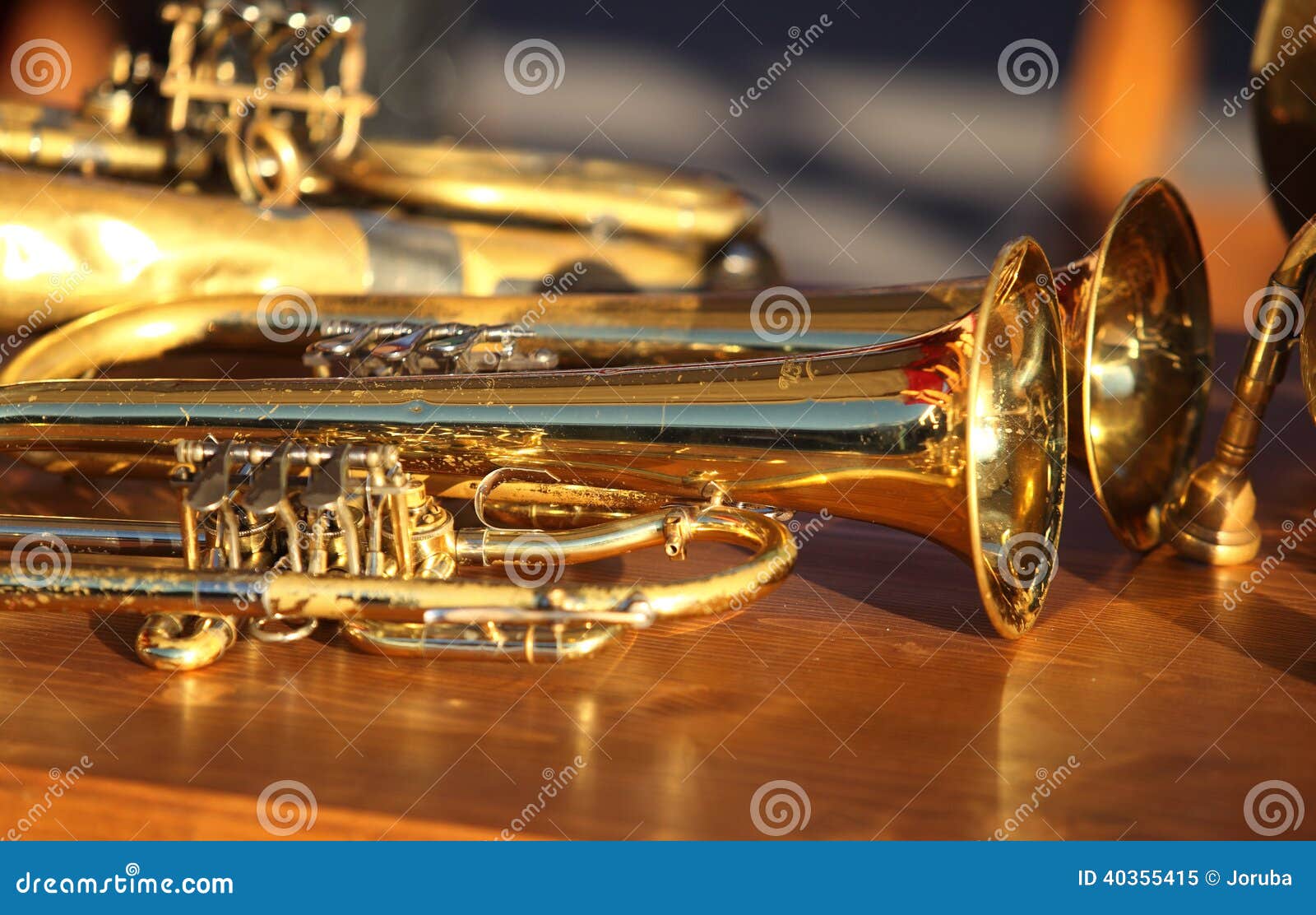 Blaasinstrumenten stock afbeelding. Image of slag, klassiek - 40355415