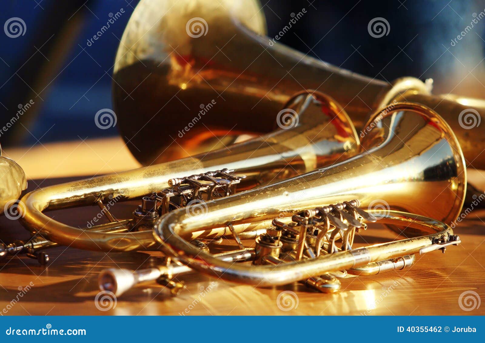 Blaasinstrumenten stock foto. Image of metaal, gouden - 40355462