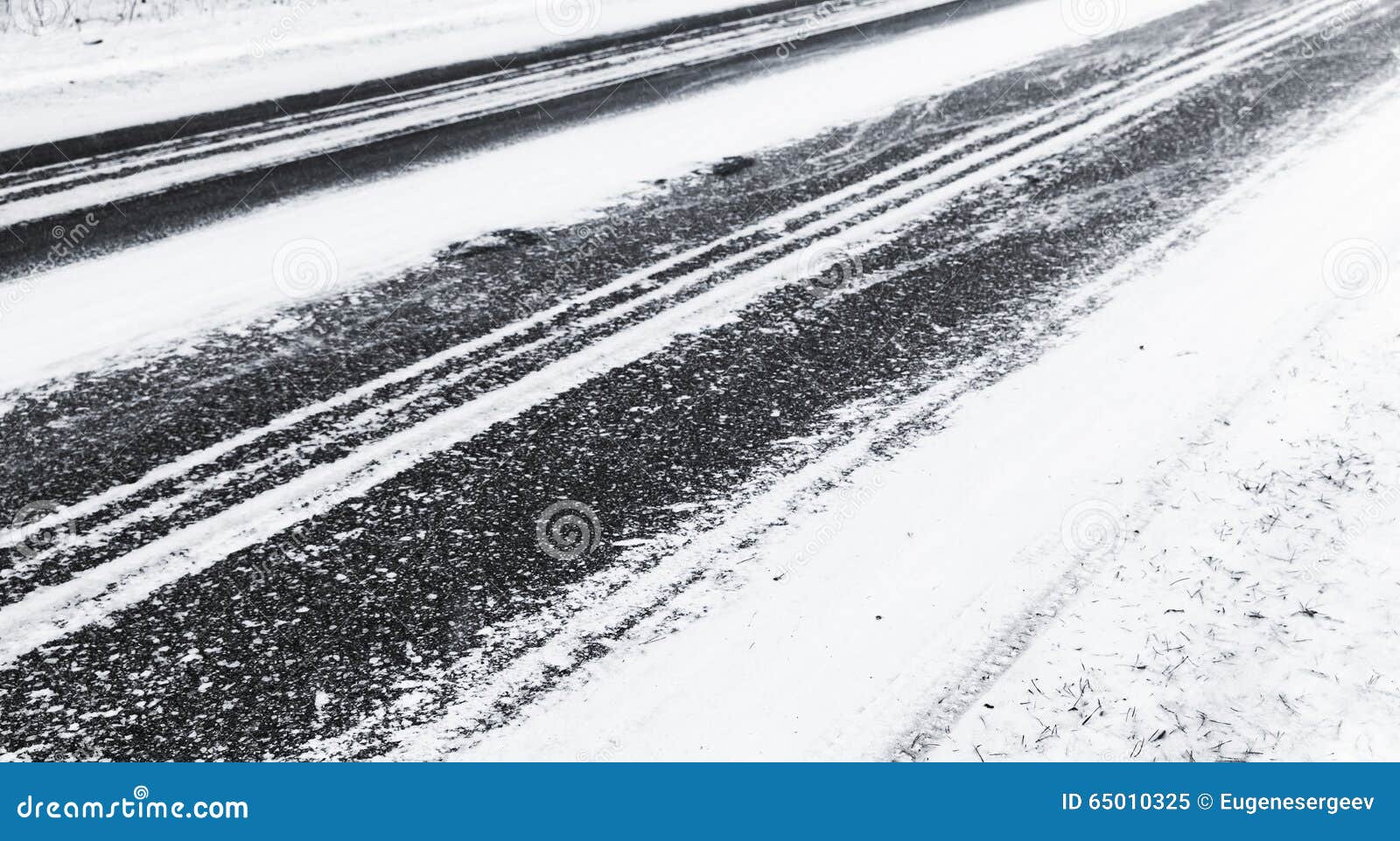 Black Asphalt Pavement Under Fresh Snow Layer Stock Image - Image of ...