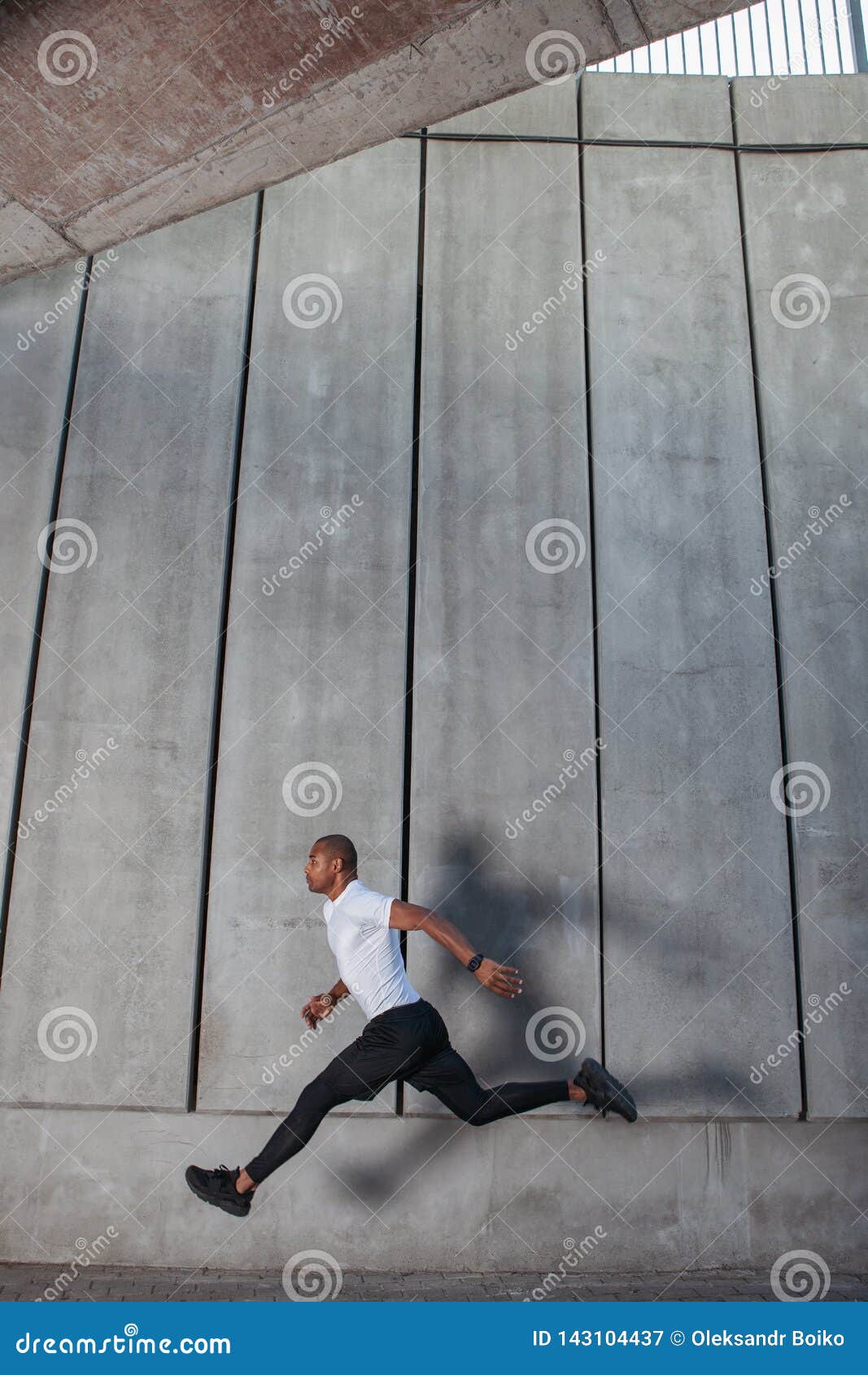 Handsome man running stock image. Image of effort, runner - 143104437