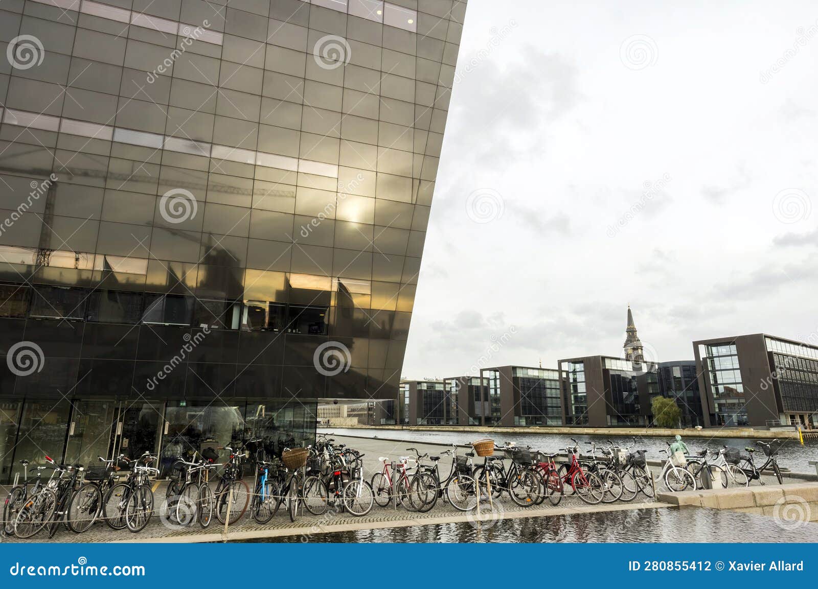 The Black Diamond Building in Copenhagen, Denmark Editorial Photography ...