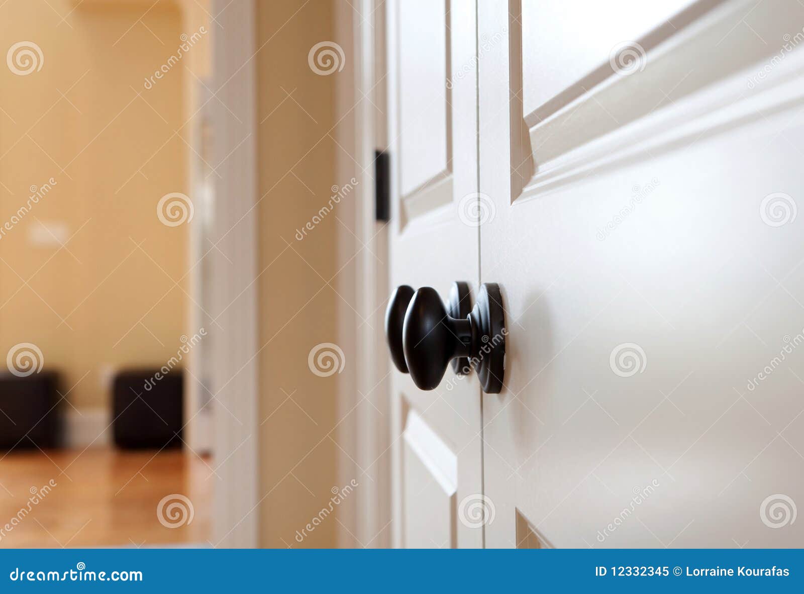 Door Knob With Blank Flyer Mock Up. Empty White Flier Mockup Stock ...