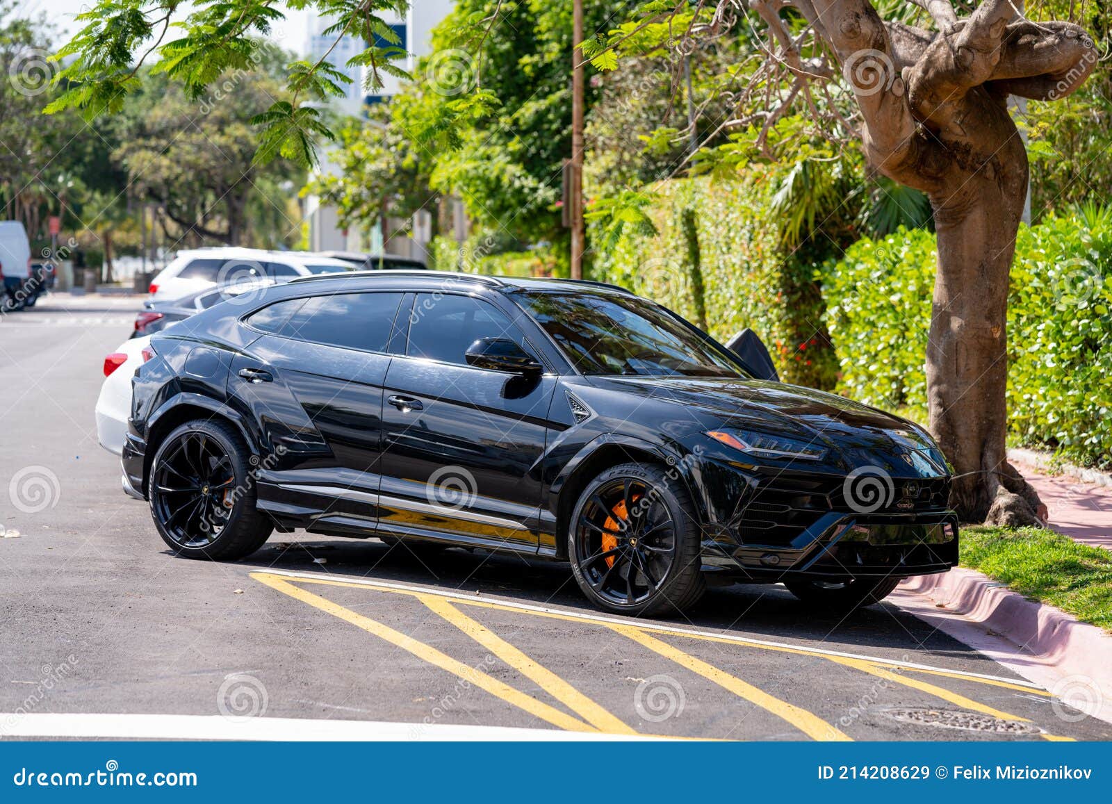 Black 2021 Lamborghini Urus Front Passenger View Editorial Stock Image ...