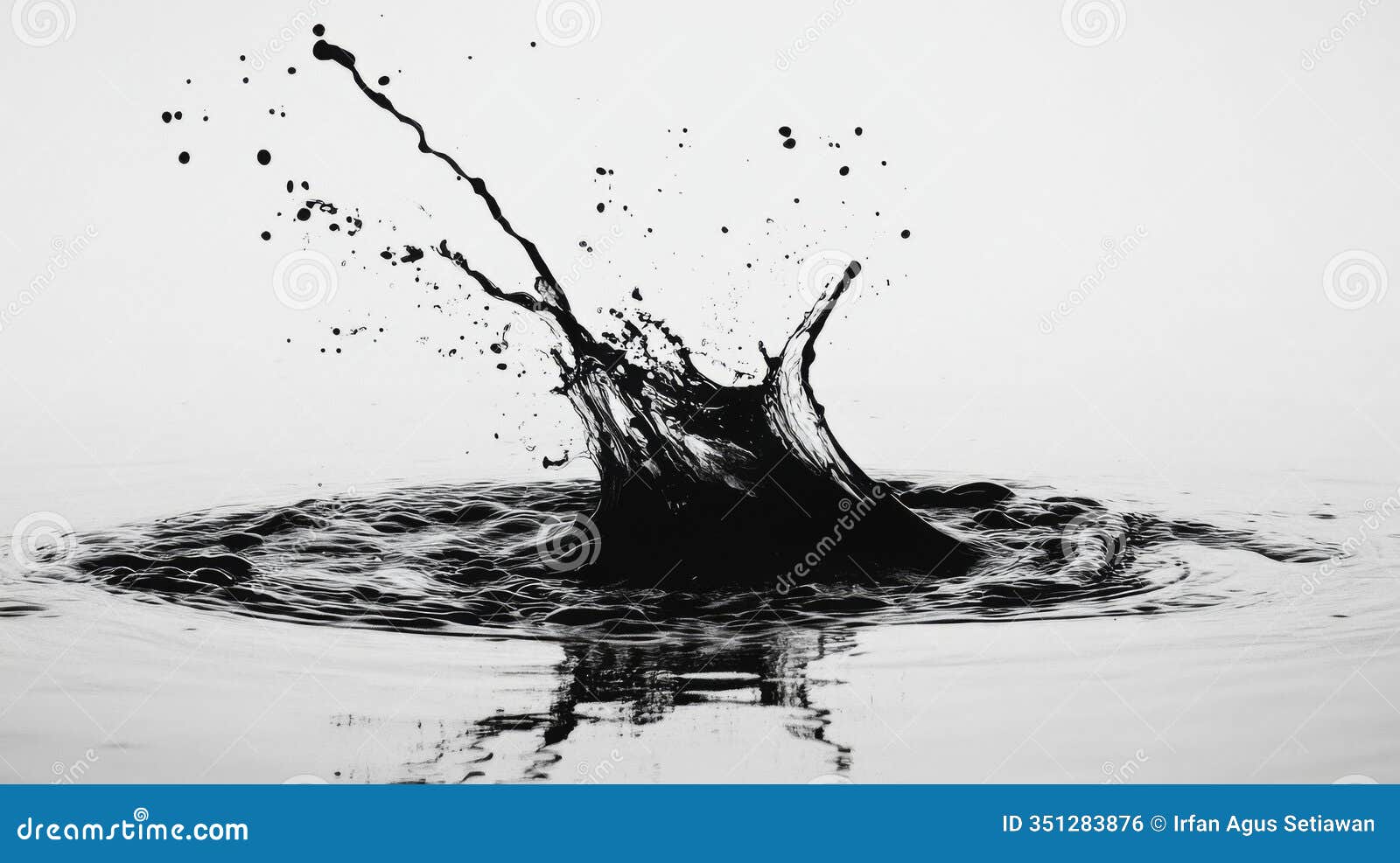 Black Liquid Splashing into Water Creating a Crown Stock Illustration ...