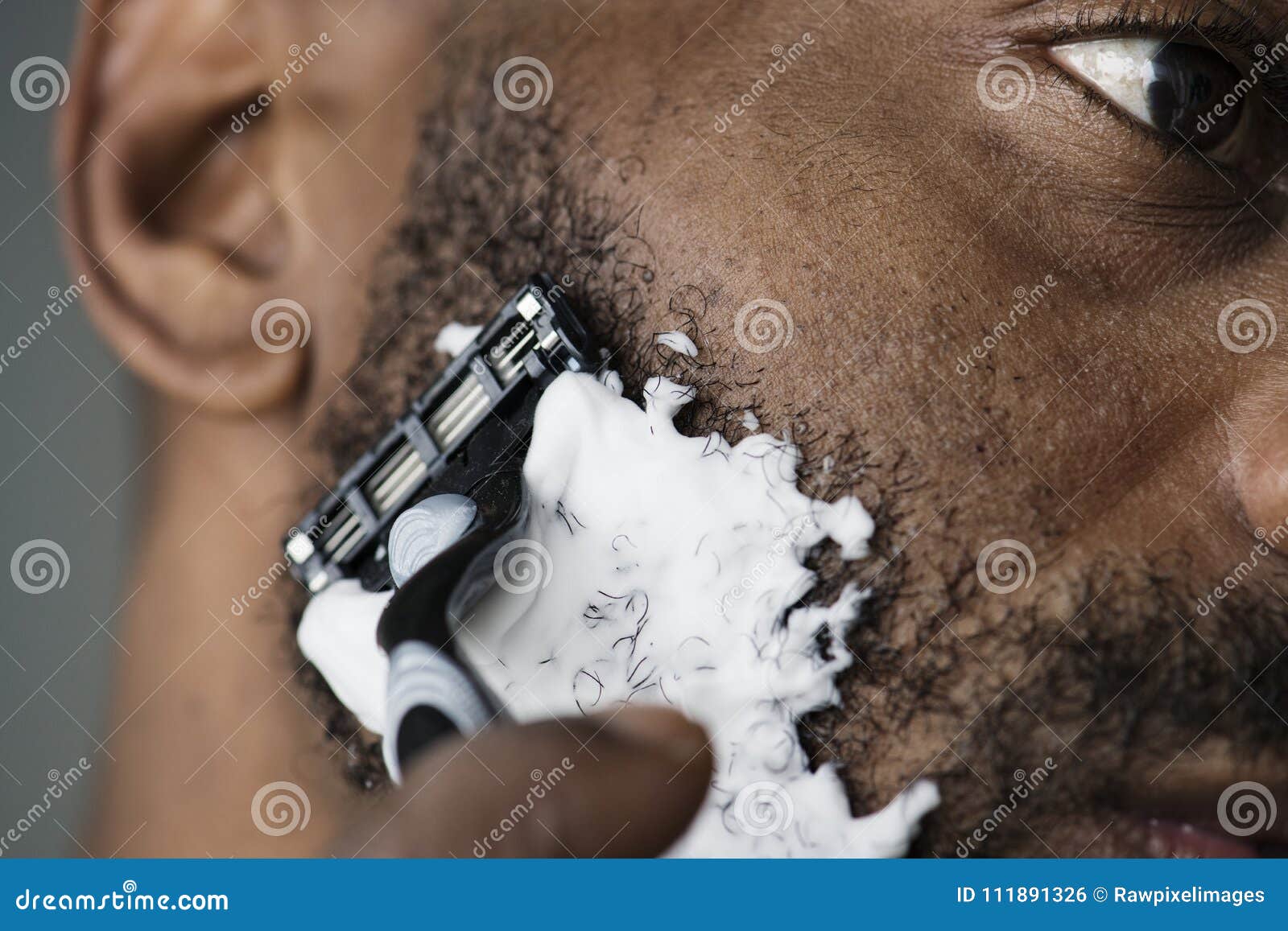 Black Man Shaving His Beard Stock Photo - Image of wash, single: 111891326 Black Man Shaving His Beard Stock Photo - Image of wash, single: 111891326