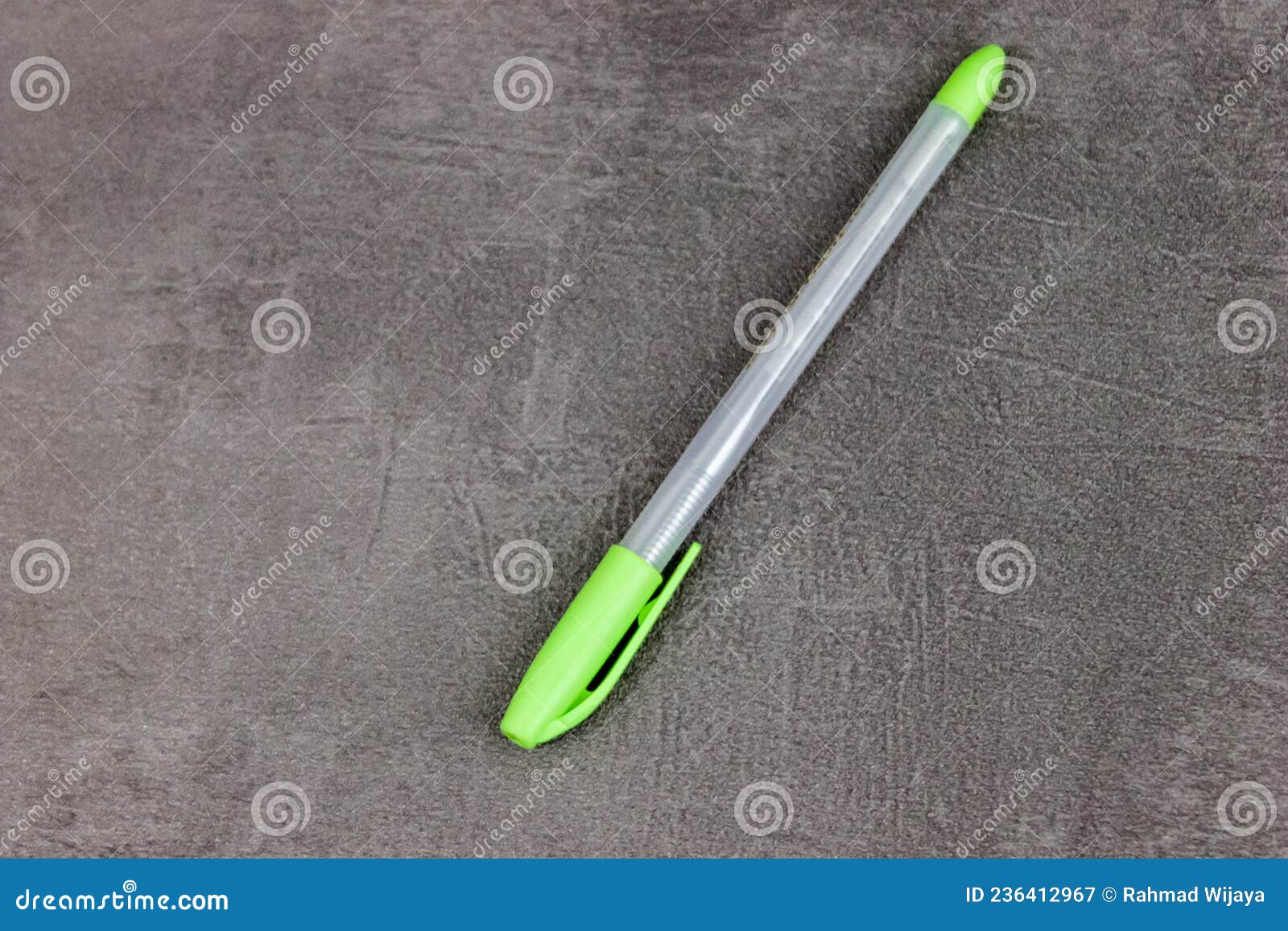 Black Pen Background with Green Color Cap Stock Image - Image of ...