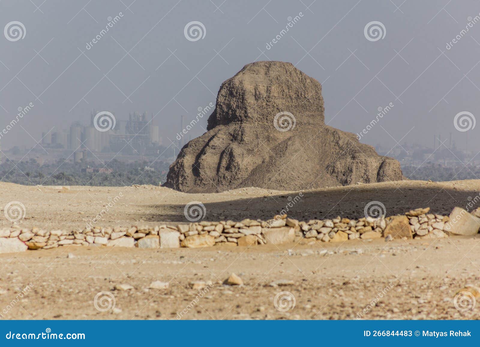 Black Pyramid in Dahshur, Egy Stock Image - Image of sand, pyramid ...