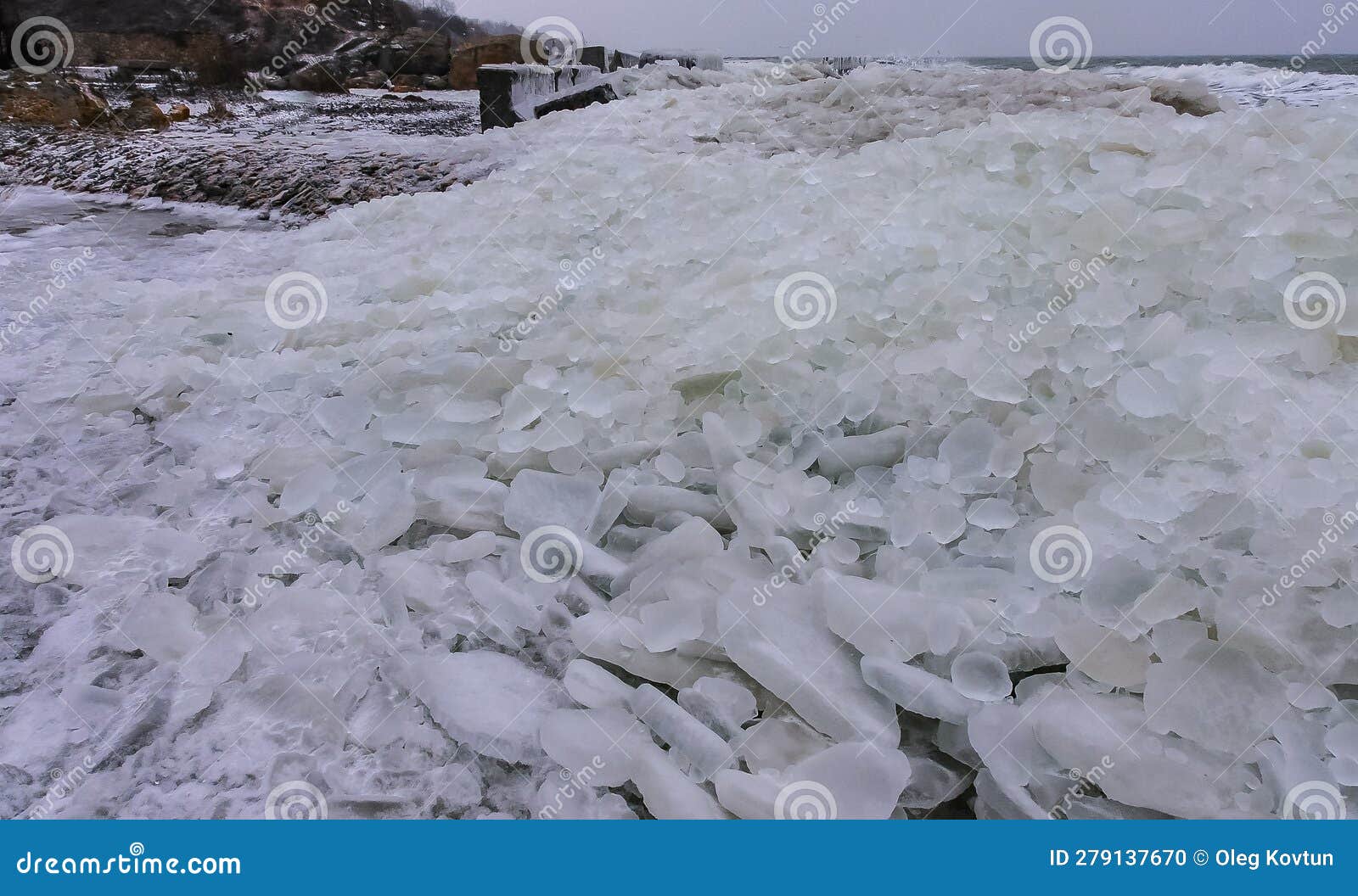 The Black Sea is Frozen, the Circular Ice Rolled by the Waves is Thrown ...