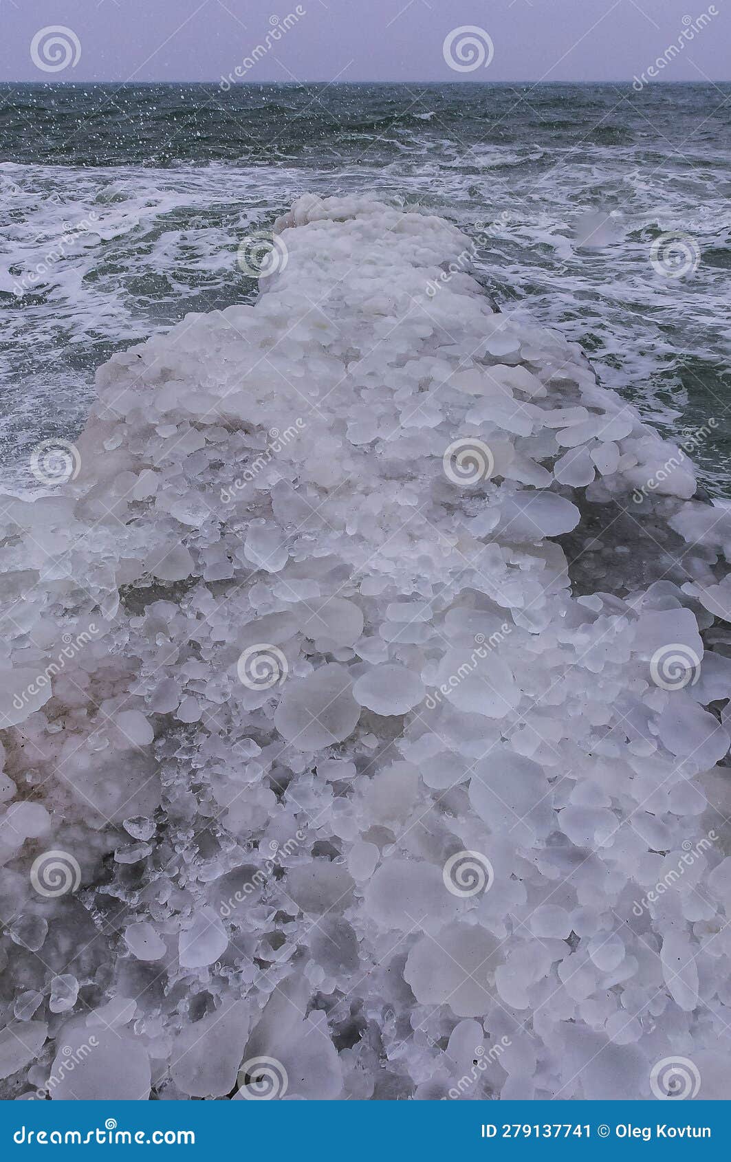 The Black Sea is Frozen, the Circular Ice Rolled by the Waves is Thrown ...