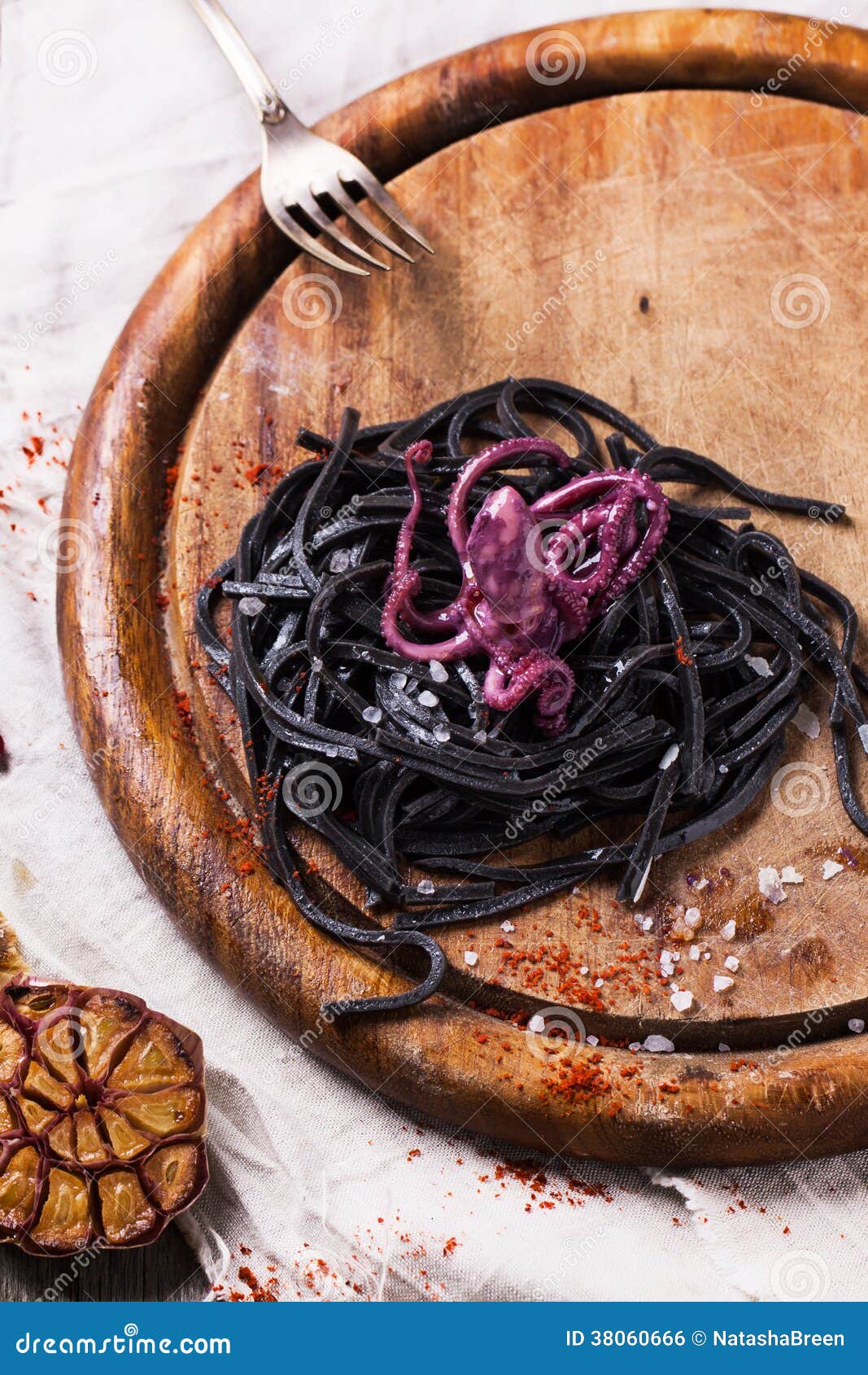 Black Spaghetti with Octopus Stock Photo - Image of cutting, exotic ...