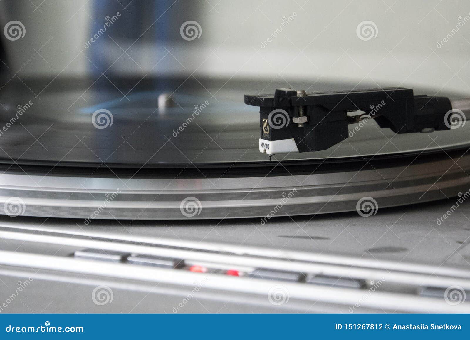 Vynil record playing stock photo. Image of listen, gramophone - 151267812