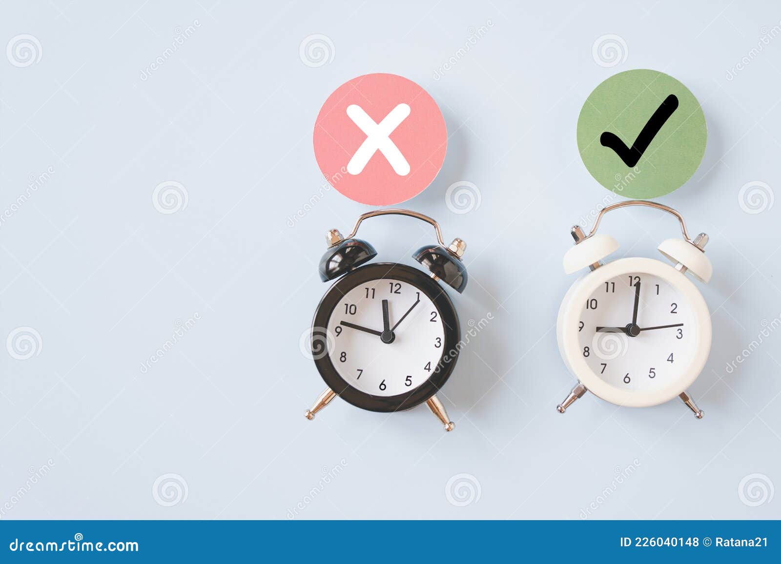 Black and White Analog Clock and True , False Icon on Circle Paper on ...