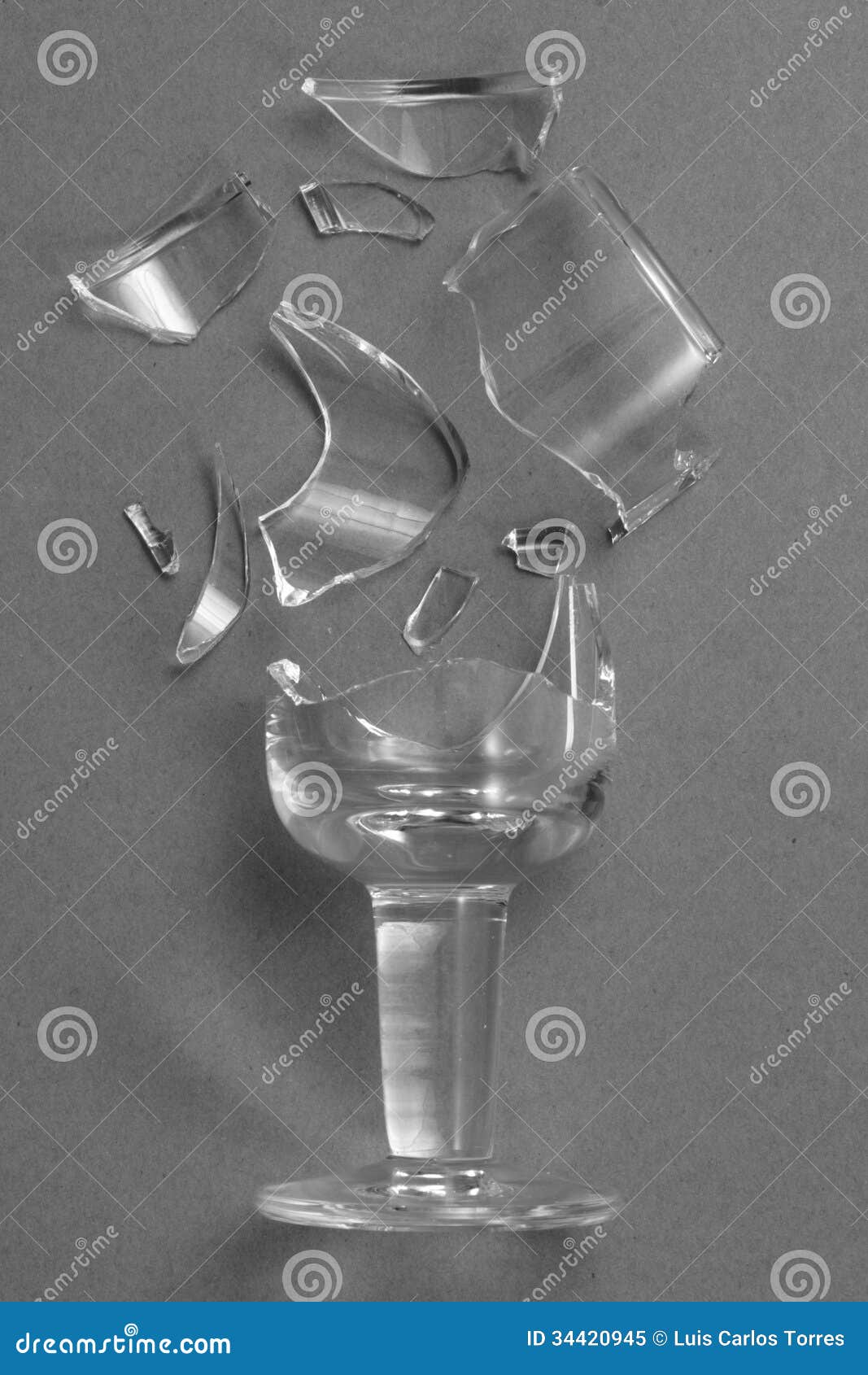 White Broken Single-use Plastic Knives, Spoons, Forks And Plastic Drink ...