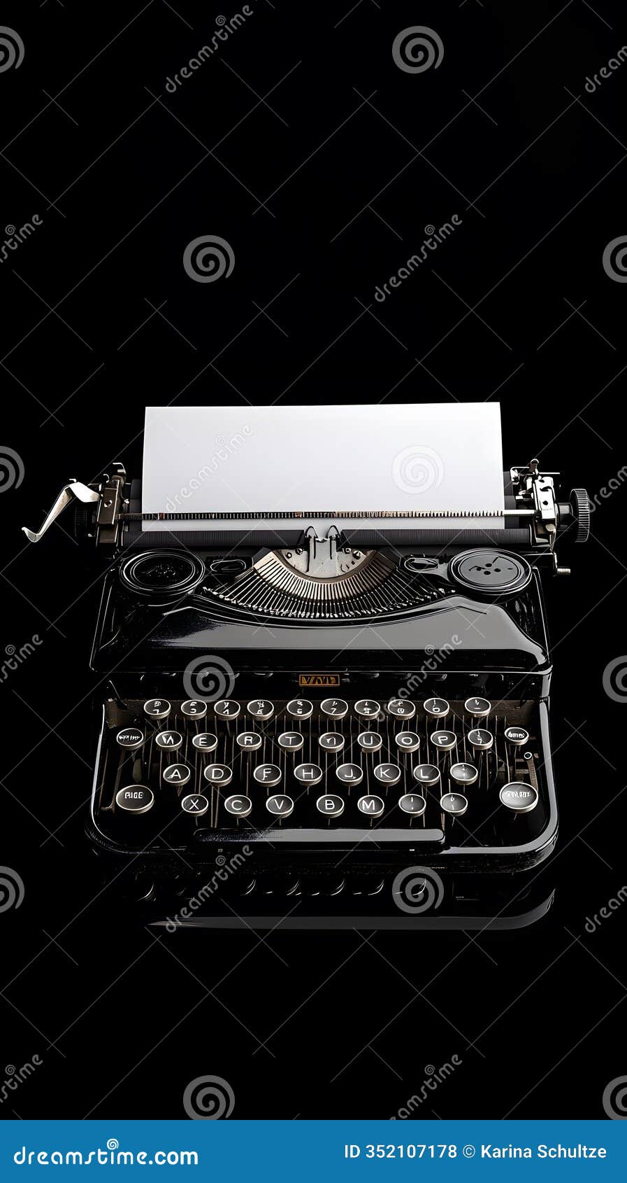Black and White Image of a Vintage Typewriter Stock Illustration ...