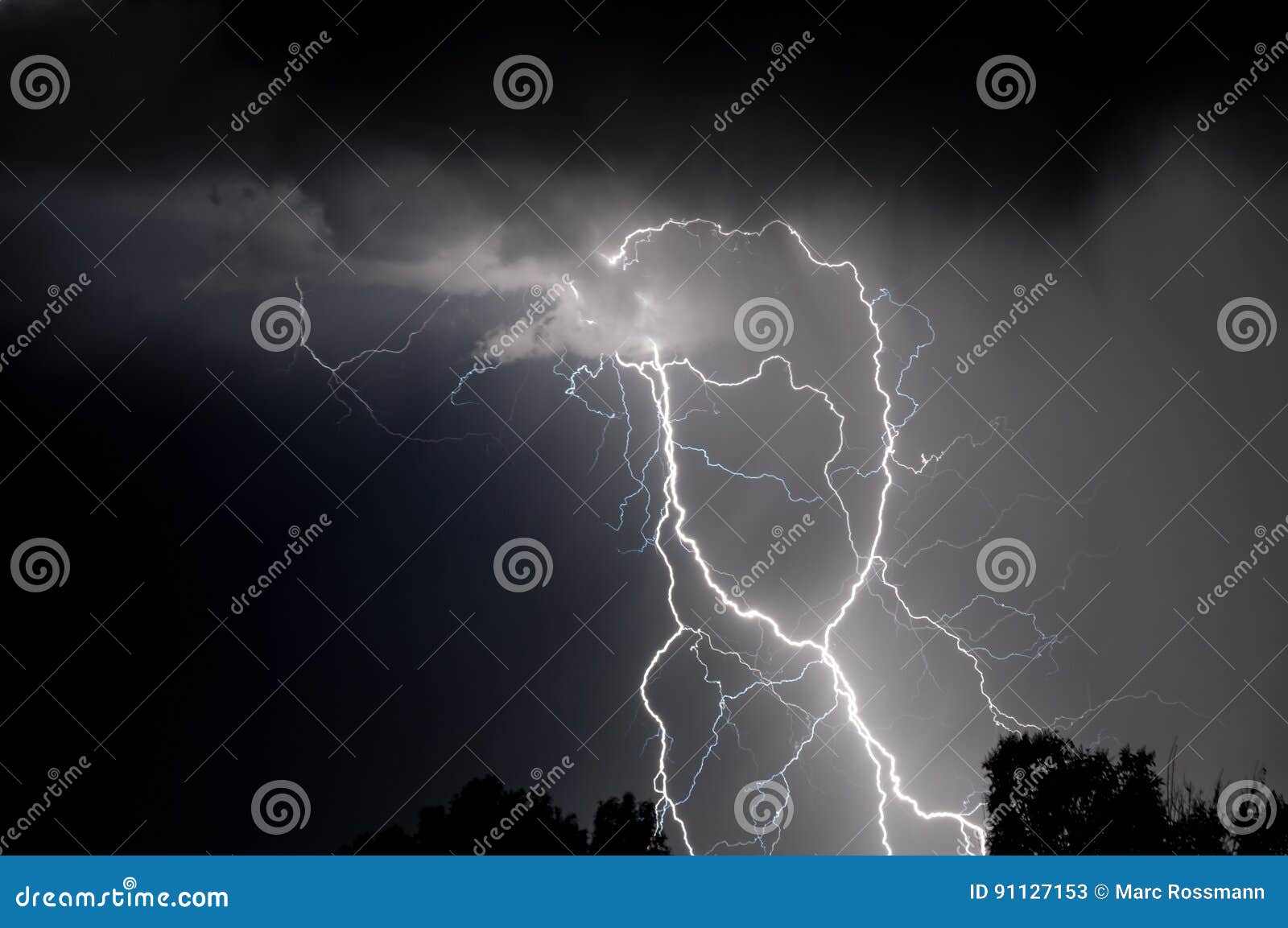 Black and White Multiple Lightning Strike Stock Image - Image of cloud ...