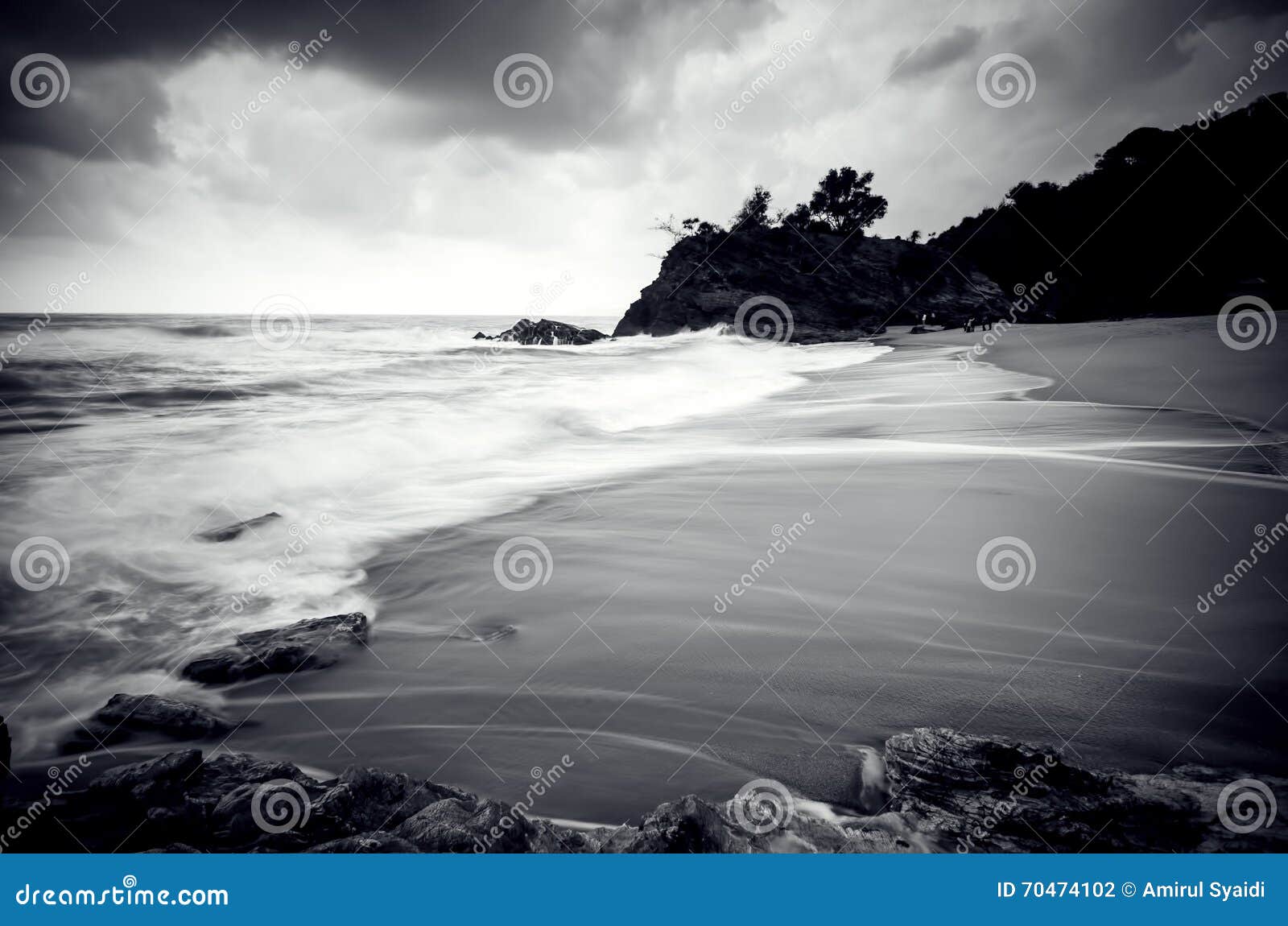Black and White Stunning White Wave Flow Hitting the Sandy Beach Stock ...