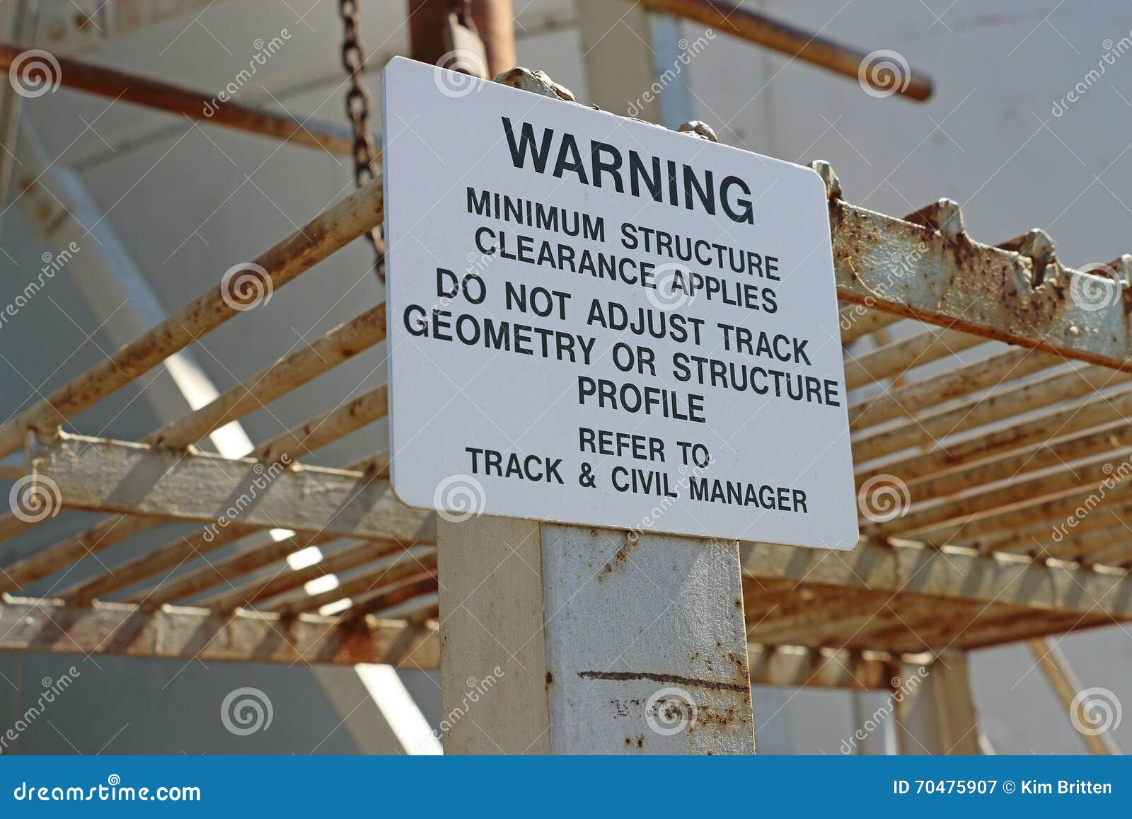 Black and White Warning - Minimum Structure Clearance Applies Sign ...