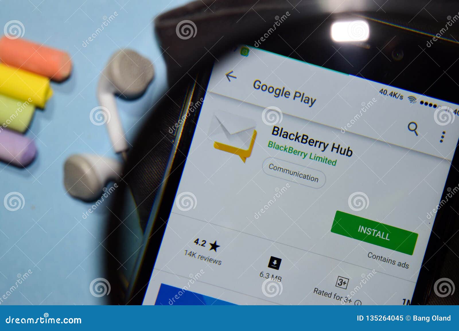 BlackBerry Hub Dev App with Magnifying on Smartphone Screen. Editorial ...