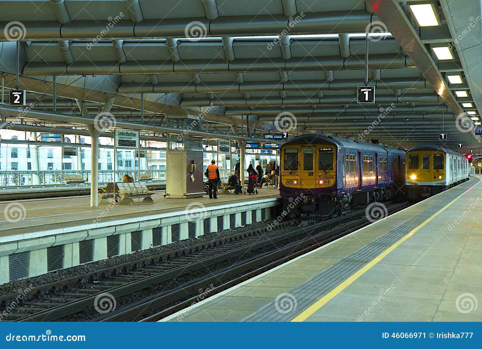 Blackfriars Train Station, London Editorial Photo - Image of overground ...