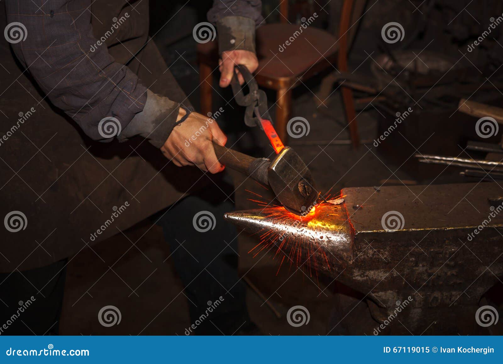 Blacksmith Forfing Hot Iron Stock Image - Image of steel, master: 67119015
