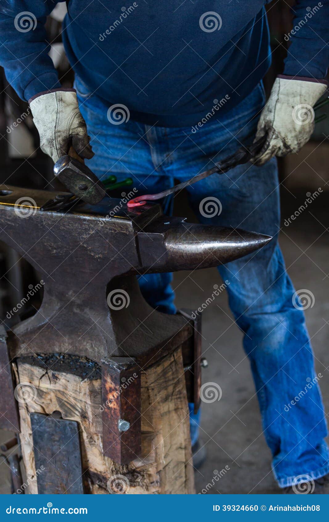 Blacksmith shop stock photo. Image of bending, metal - 39324660