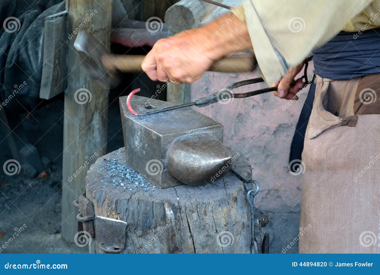 Blacksmith Working on Anvil Stock Photo - Image of shape, mission: 44894820