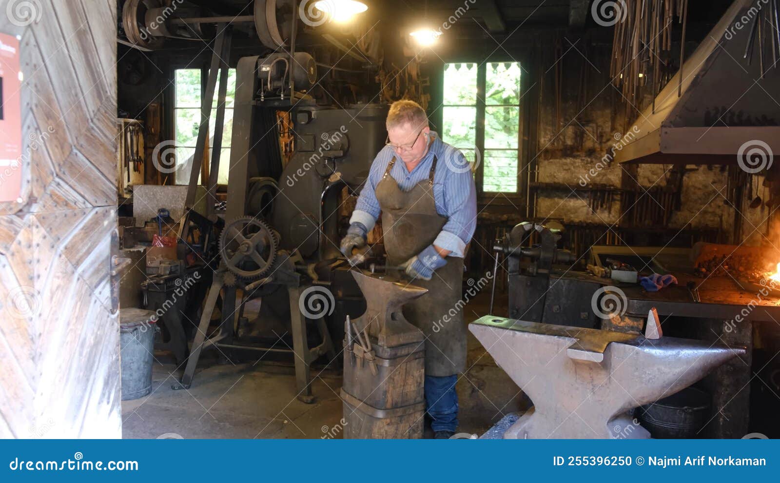 Blacksmith at workshop stock footage. Video of handwork - 255396250