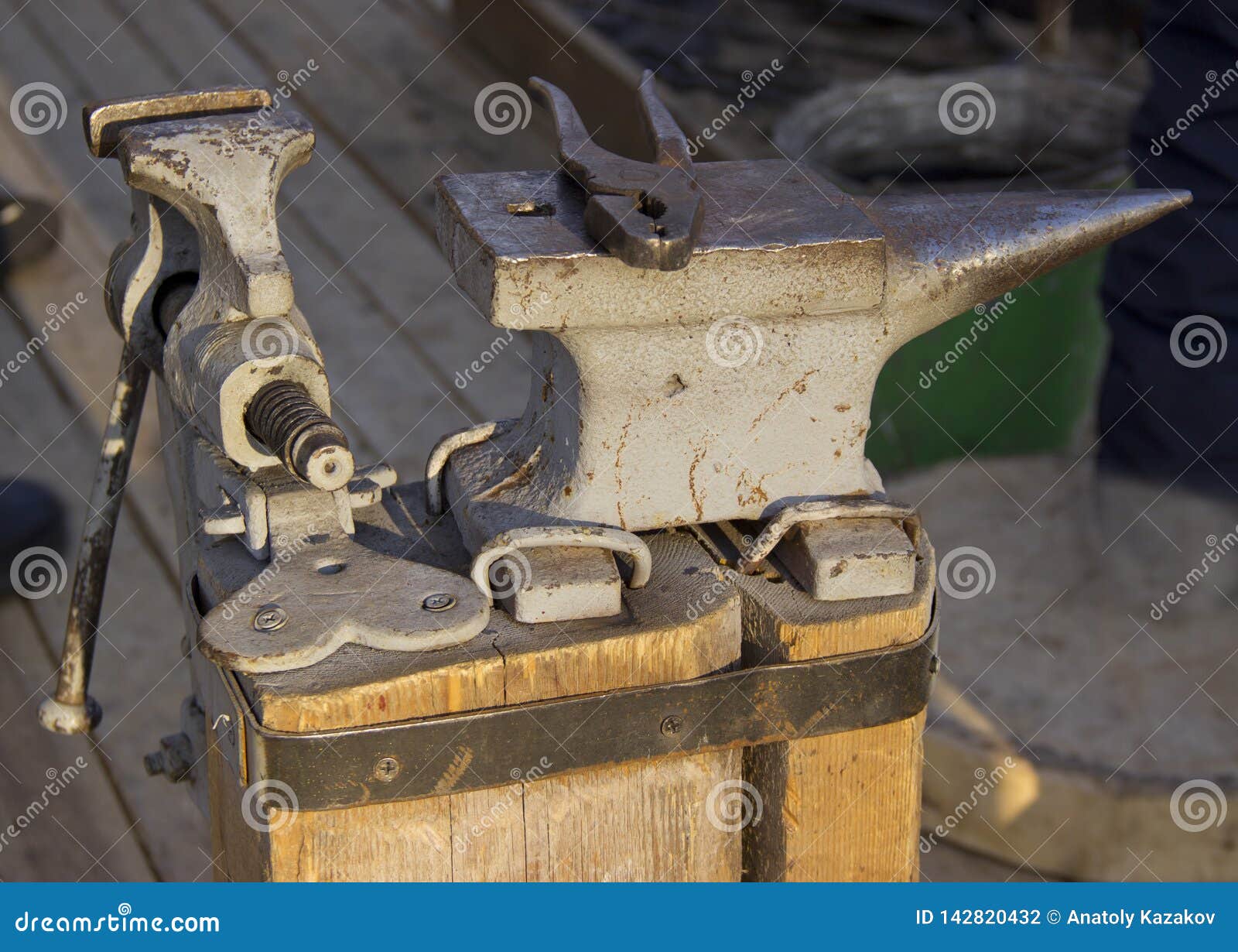 Blacksmithing. Anvil and Tools. Stock Photo - Image of heat, metal ...