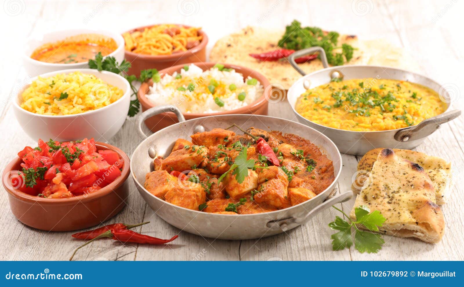 Blandad indisk mat arkivfoto. Bild av chili, askfat - 102679892