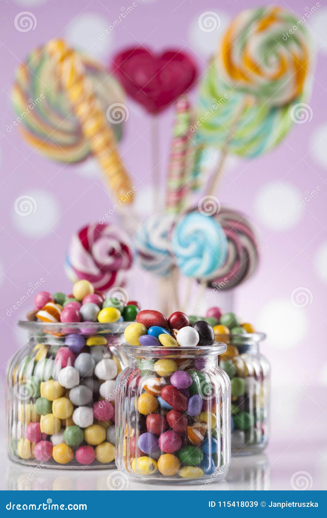 Blandade Godisar Inklusive Klubbor, Gummibollar Fotografering för ...