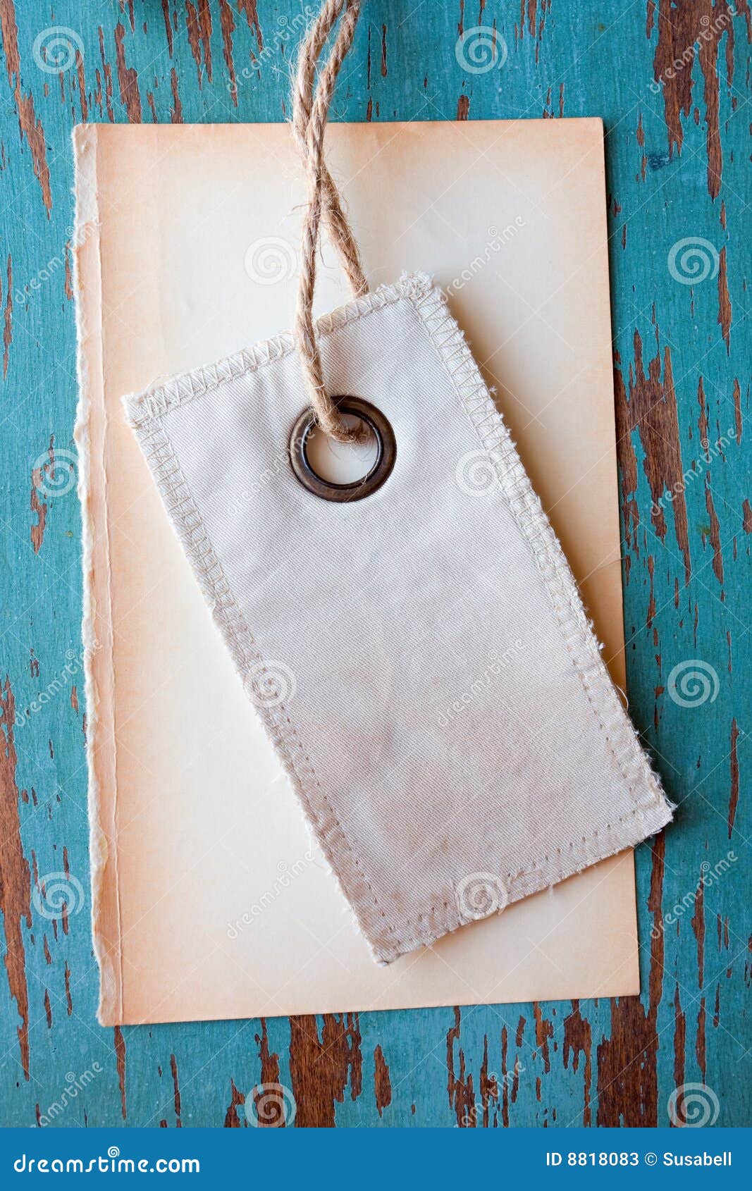 Blank gammal paper etikett fotografering för bildbyråer. Bild av ...