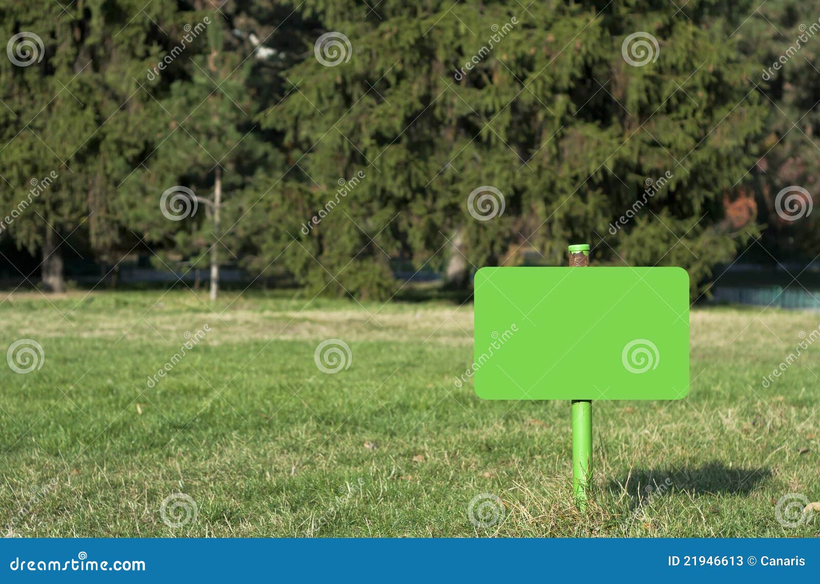 Blank Green Sign Stock Photos - Download 22,080 Royalty Free Photos