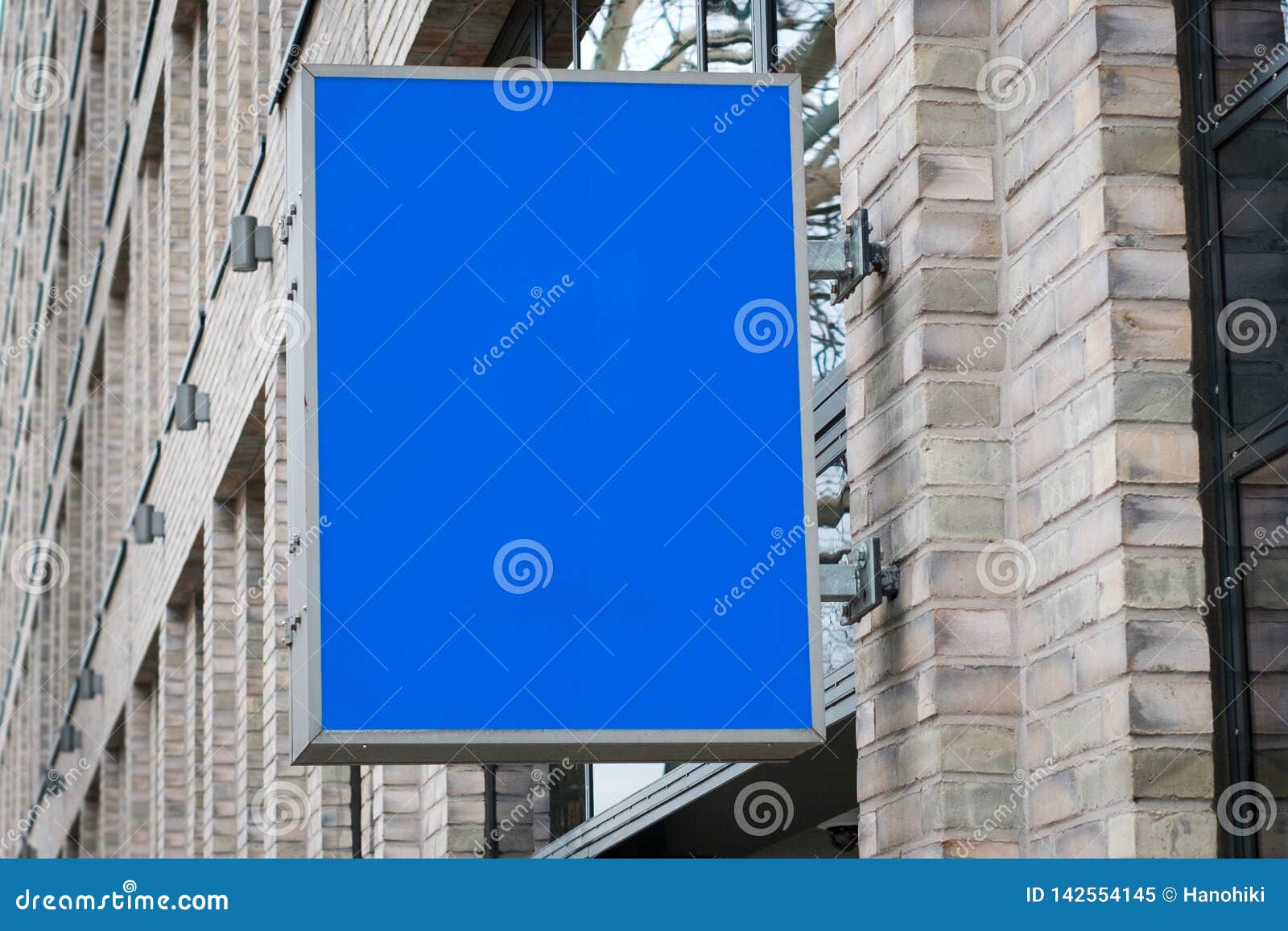 Blank Sign on Building Facade / Empty Shop Mockup for Advertisment ...