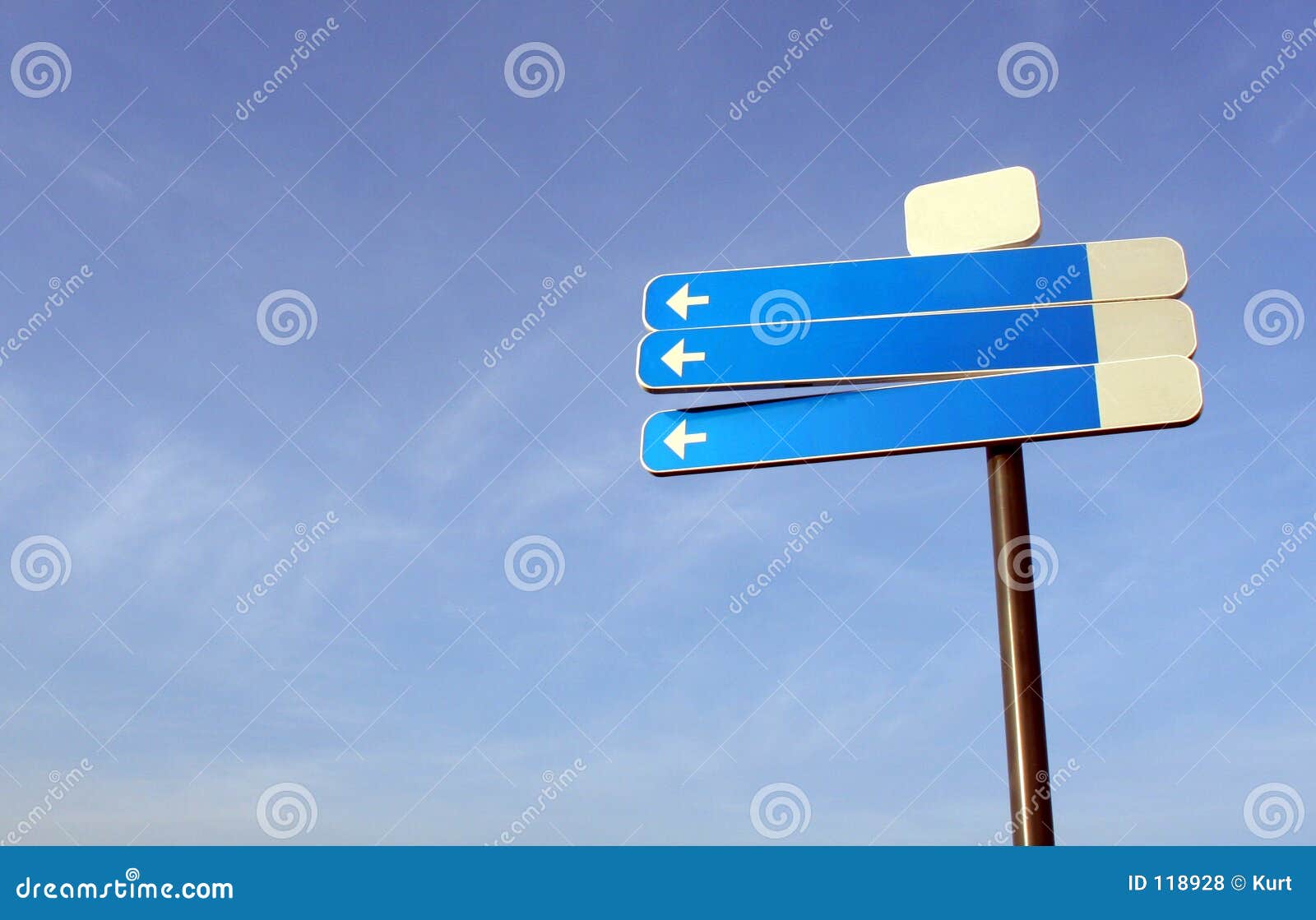 Blank Traffic Sign With Arrows Pointing In Opposite Directions Stock ... Blank Traffic Sign With Arrows Pointing In Opposite Directions Stock ...