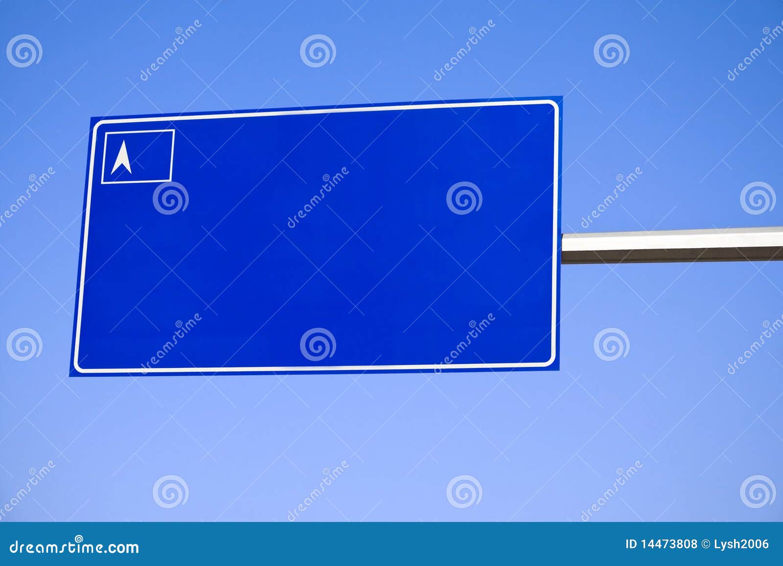 Blank Traffic Sign With Arrows Pointing In Opposite Directions Stock ... Blank Traffic Sign With Arrows Pointing In Opposite Directions Stock ...